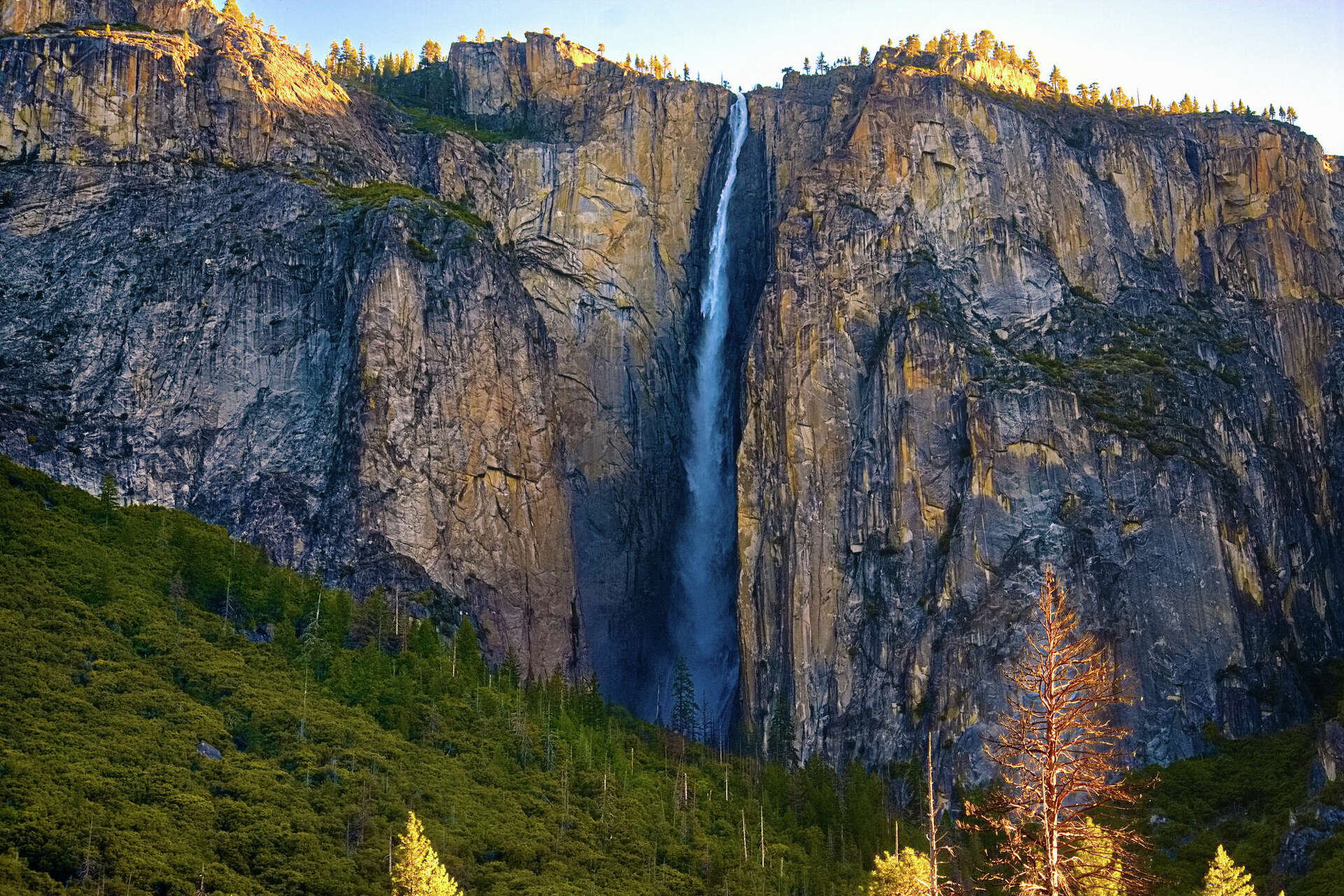 Yosemite Falls Yosemite Falls Hike (The Ultimate Trail Guide)
