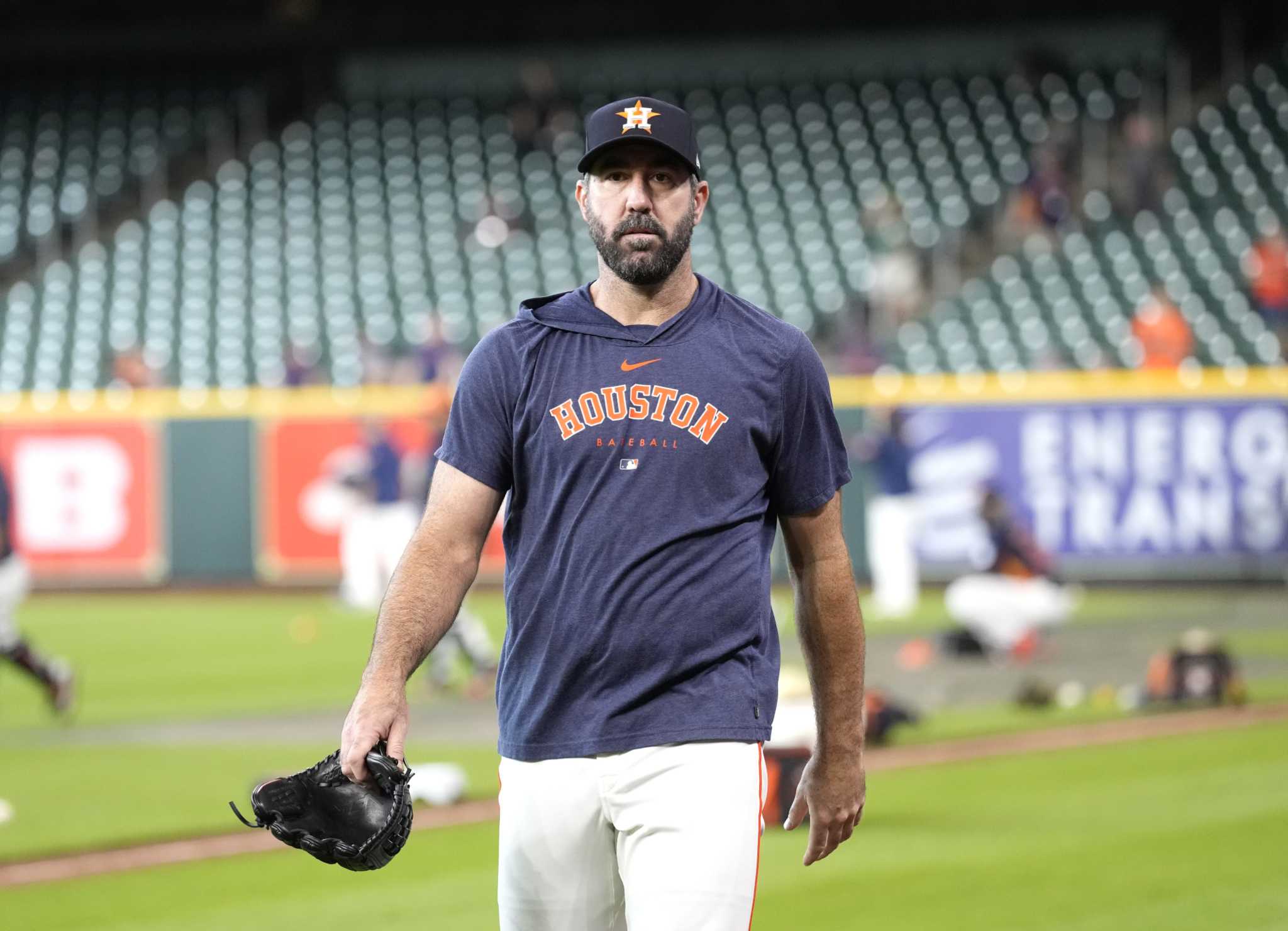 Houston Astros: Justin Verlander throws off mound after neck injury
