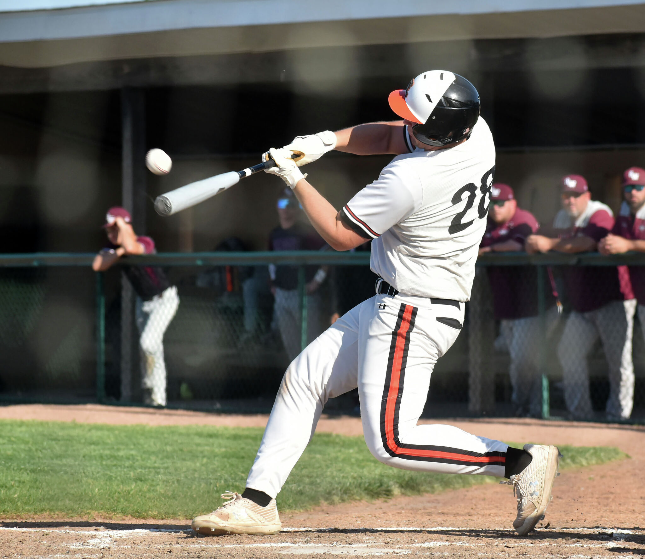 Beyers, Waltenberger lead Tigers to win in regular season finale
