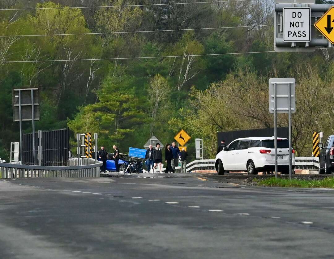 1 dead, 1 injured in crash Route 85 crash at Albany-Bethlehem border