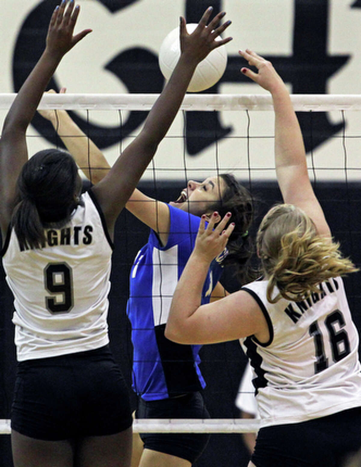 Steele beats NB, 3-2