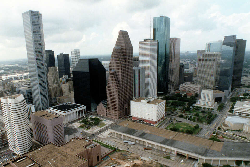 Two Houston tower landmarks sold to Florida developer
