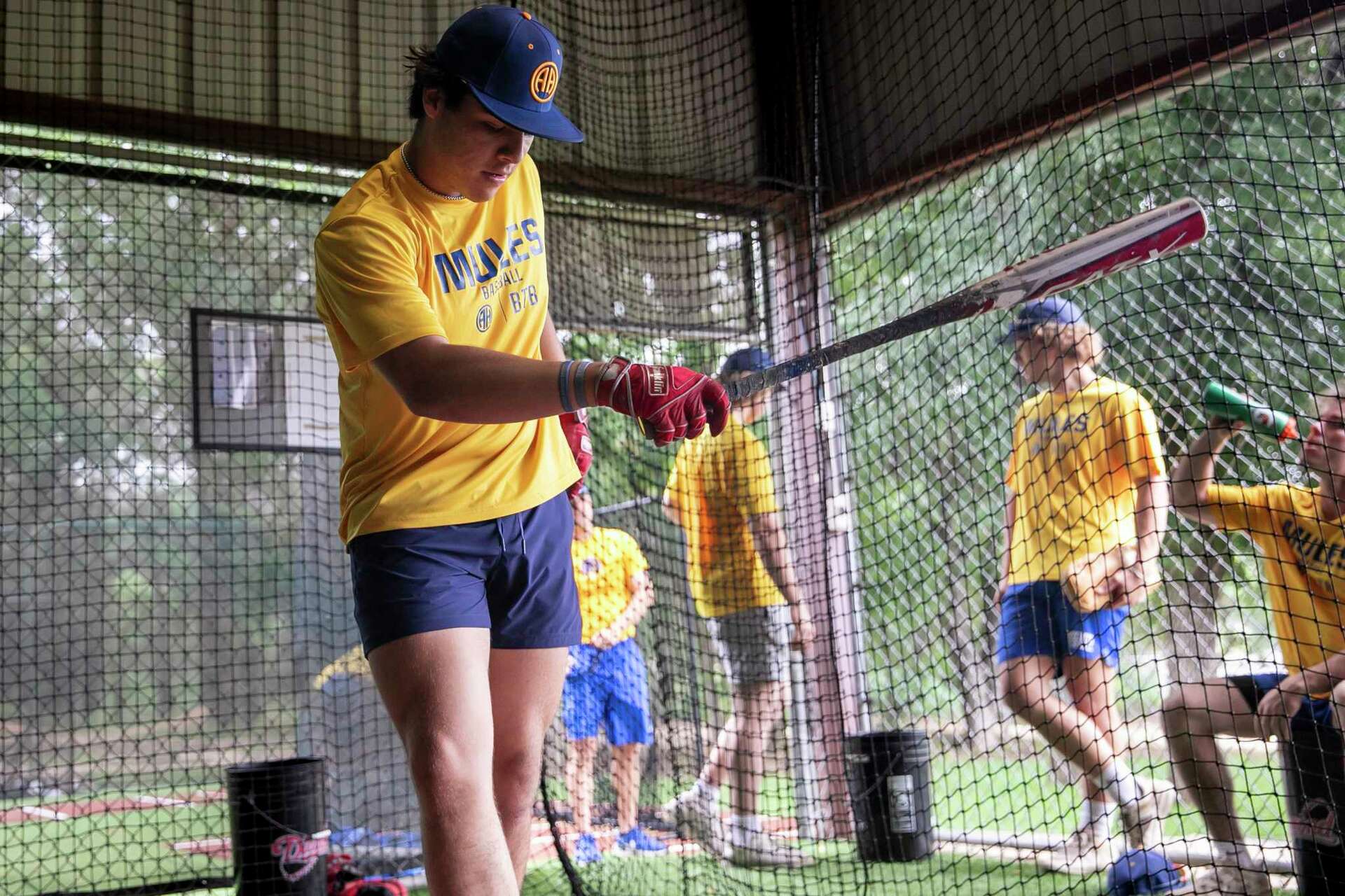 Alamo Heights’ Robles uses family to push him to new heights