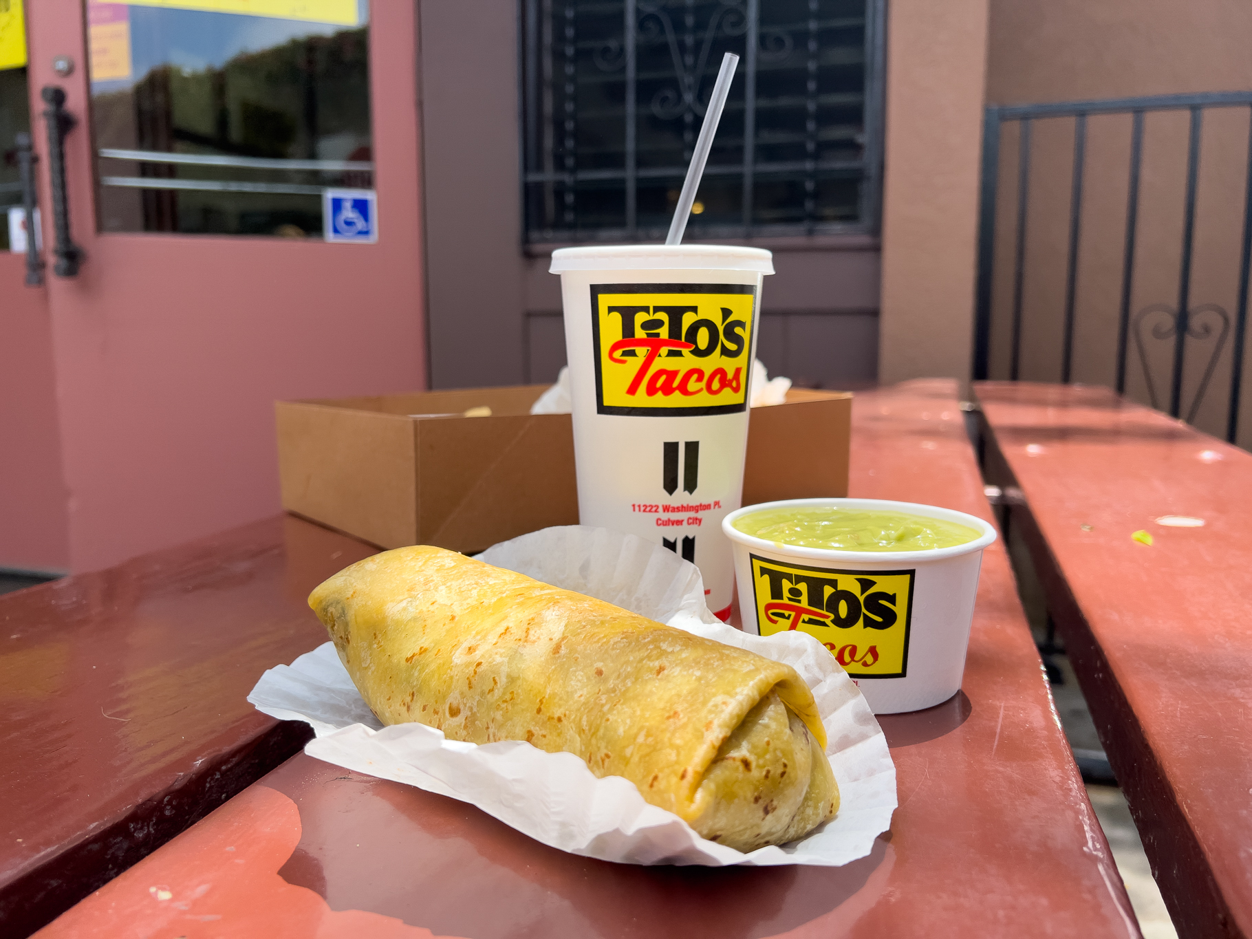 The line is so long at this Calif. taqueria, it has a security guard