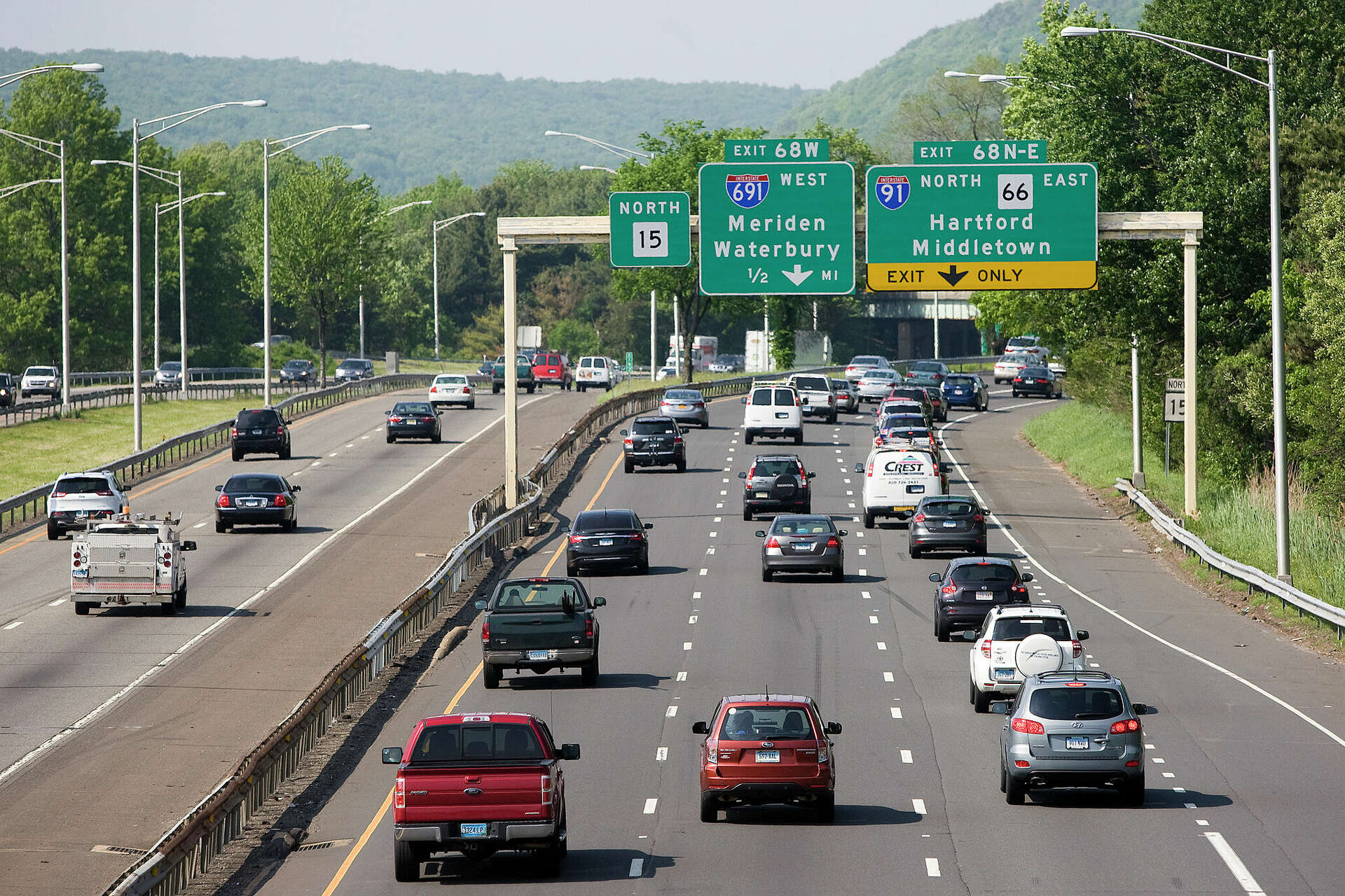 CT police trooper injured in Meriden after I-91 collision, police say