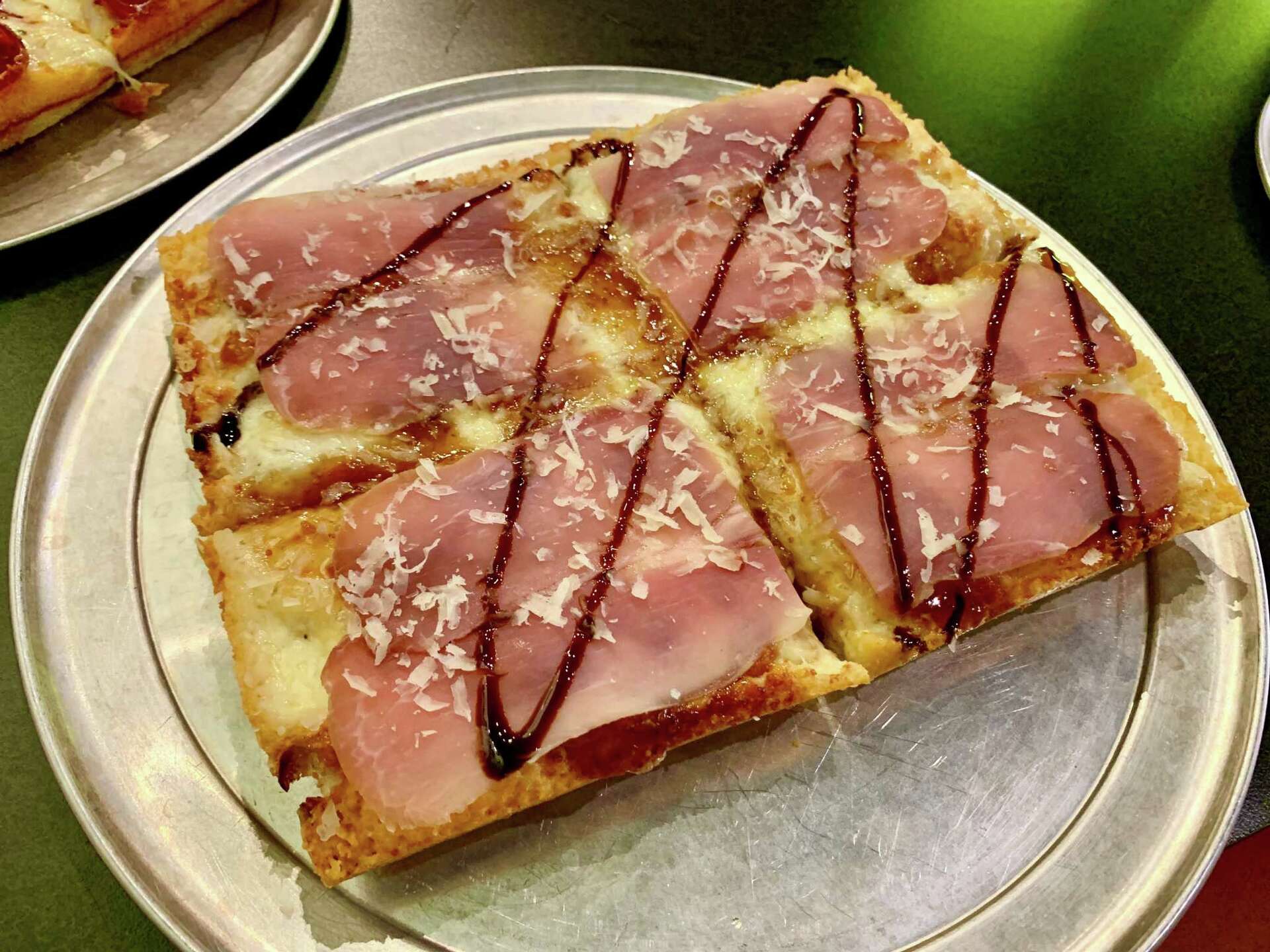 Via313 in Houston review: Detroit-style pizza with mixed results