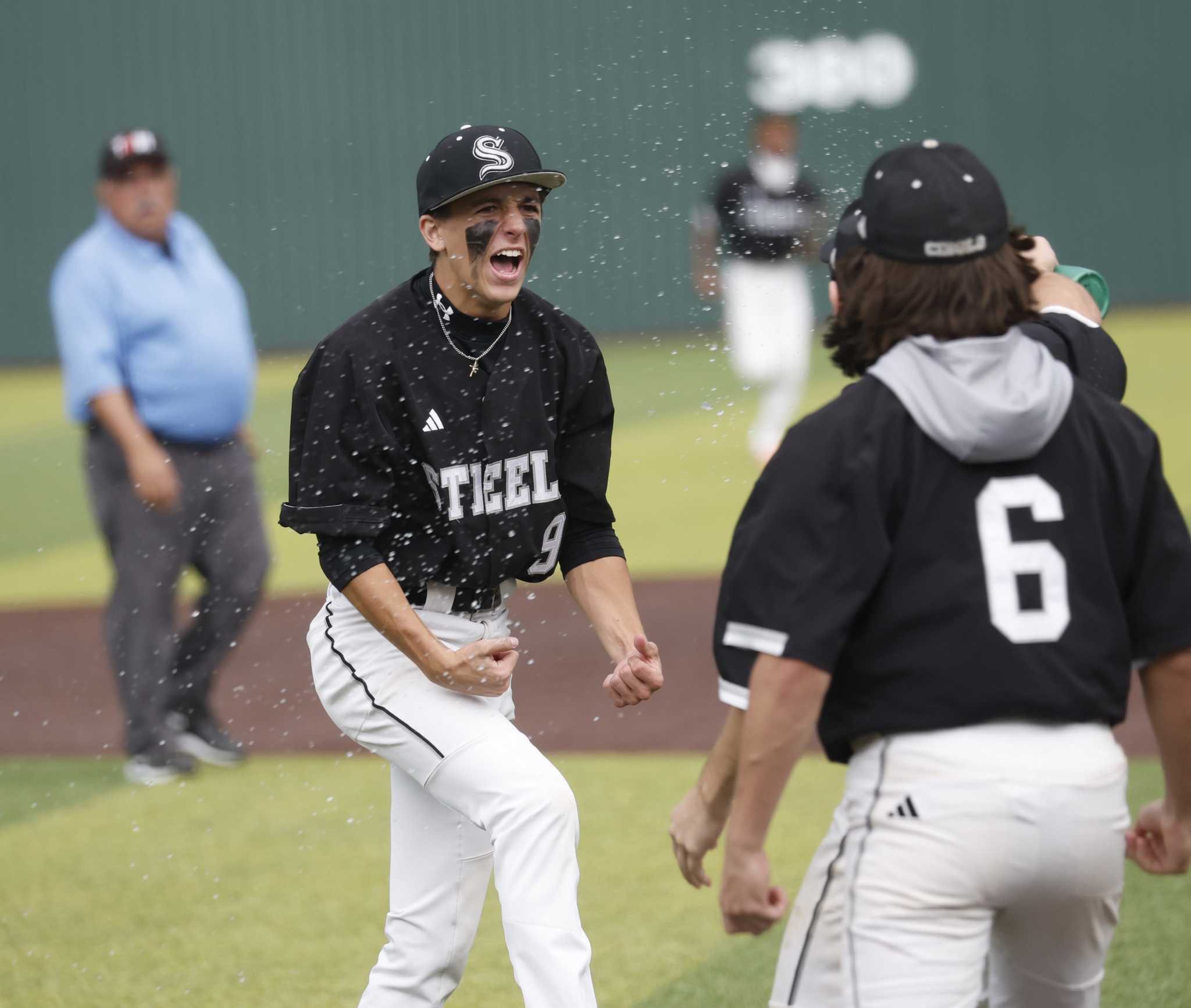 Steele evens playoff baseball series with Johnson