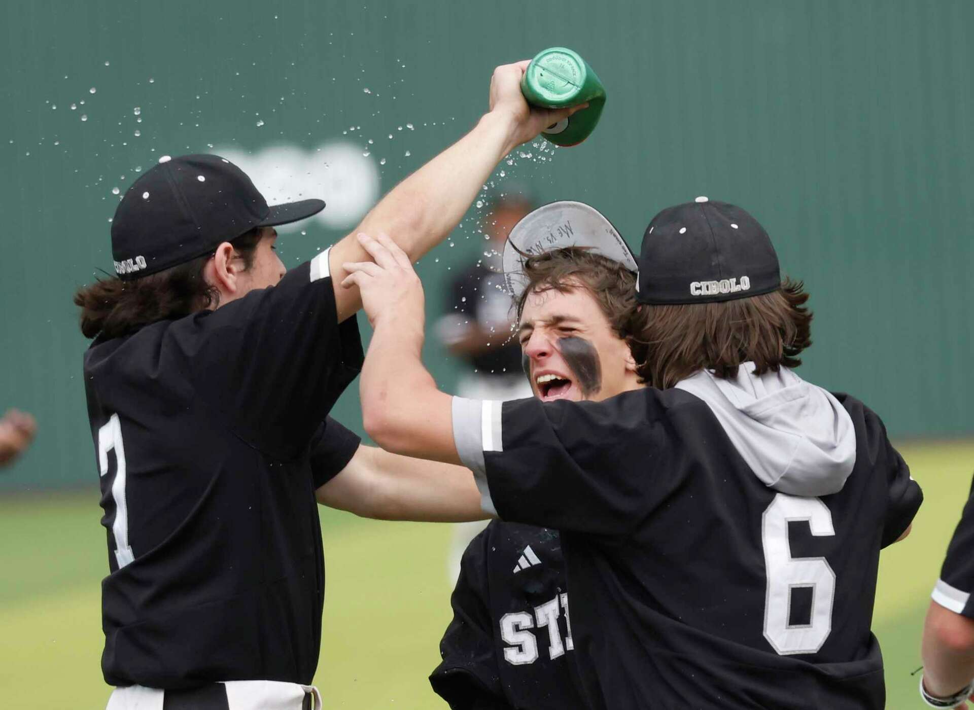 Steele evens playoff baseball series with Johnson