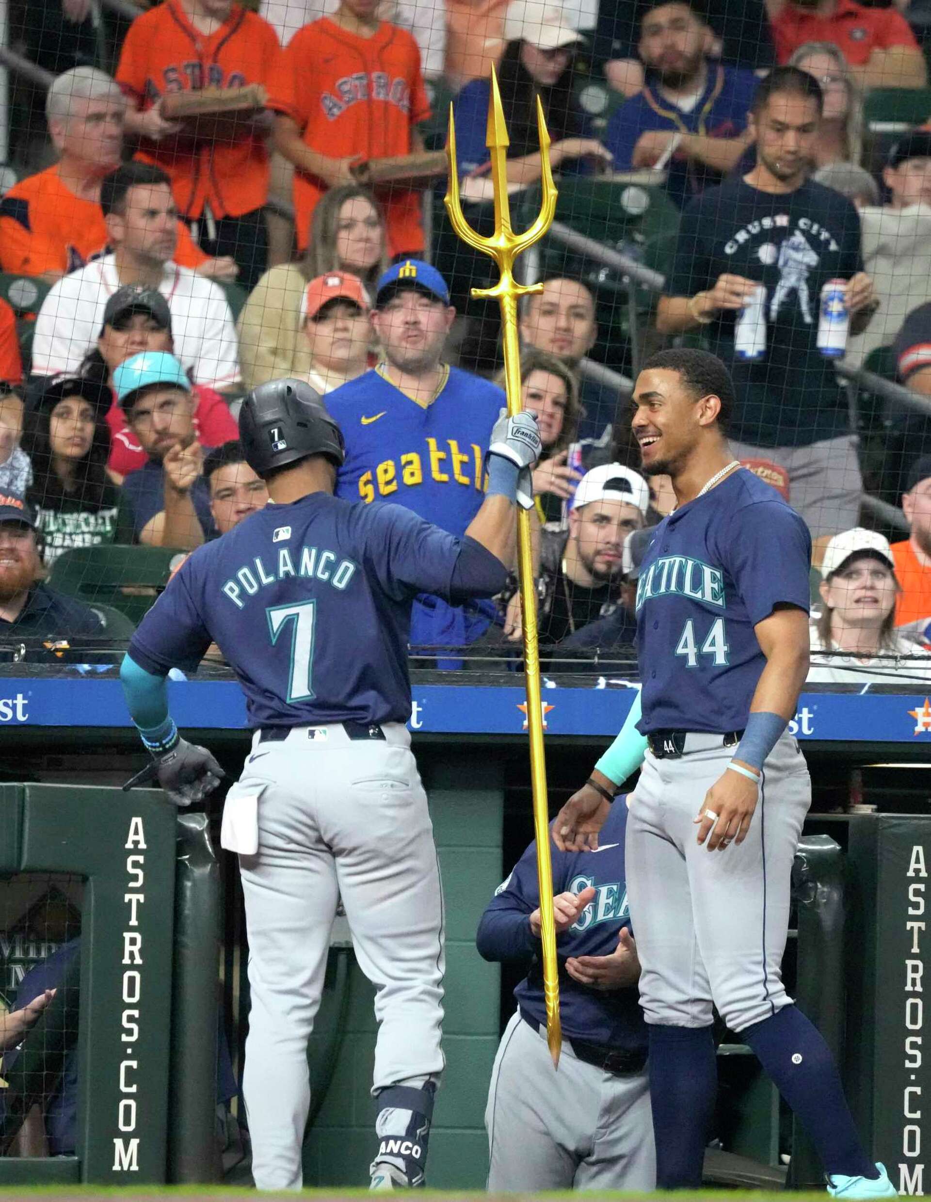 Houston Astros rally past Mariners with four-run seventh inning