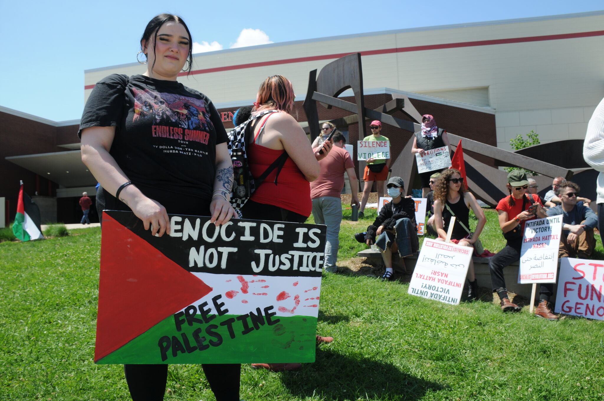 SIU Edwardsville students protest Israeli genocide in Gaza