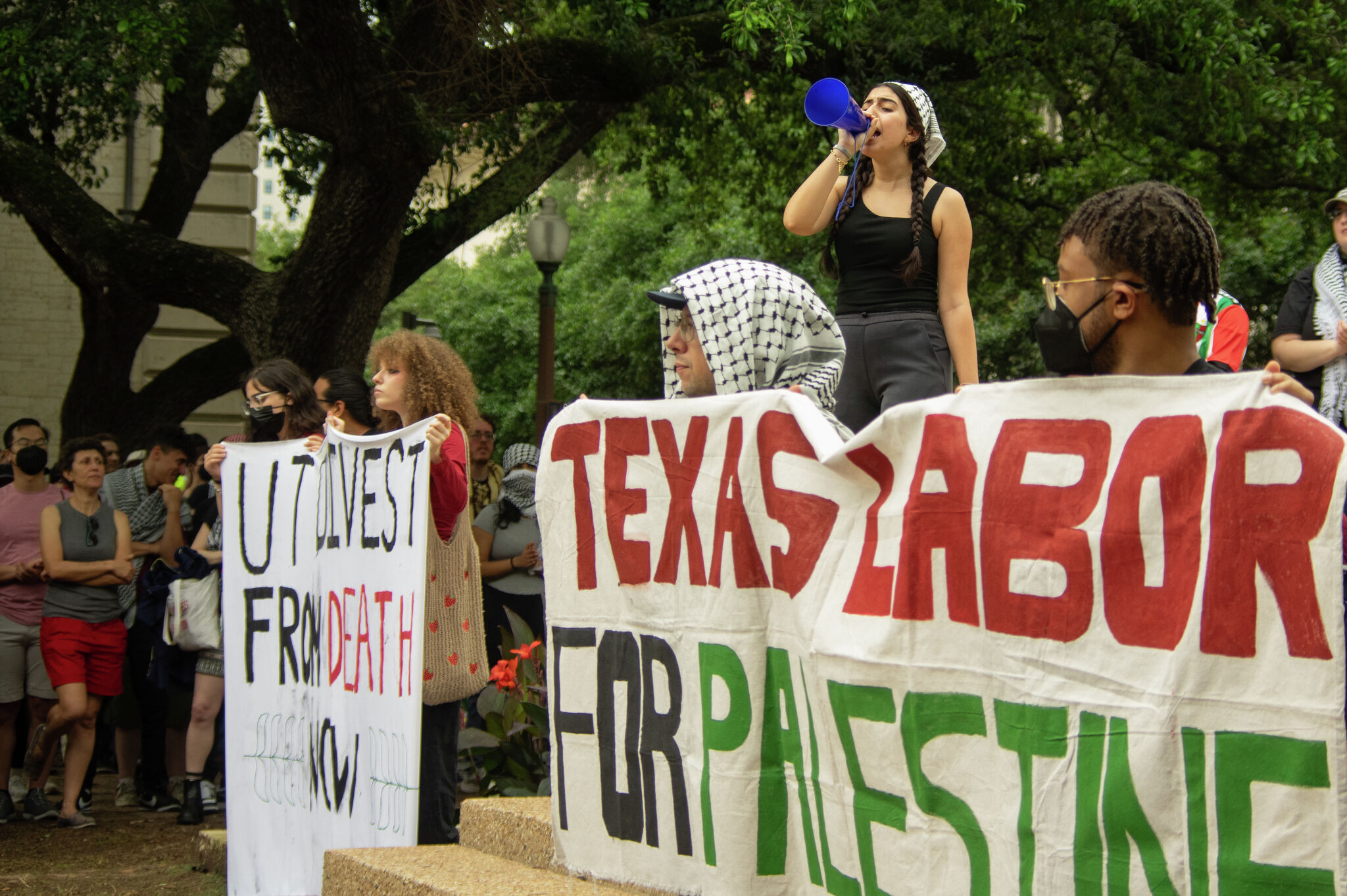 Hundreds turn out for protest at UT Austin on Sunday