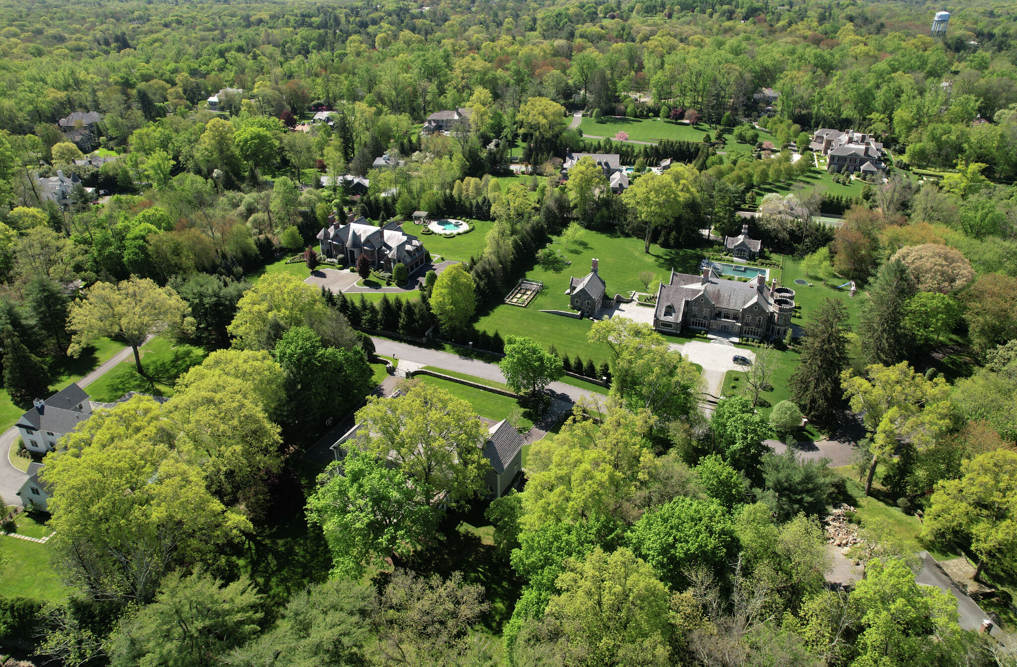 How much money you need to make to be wealthy in Connecticut