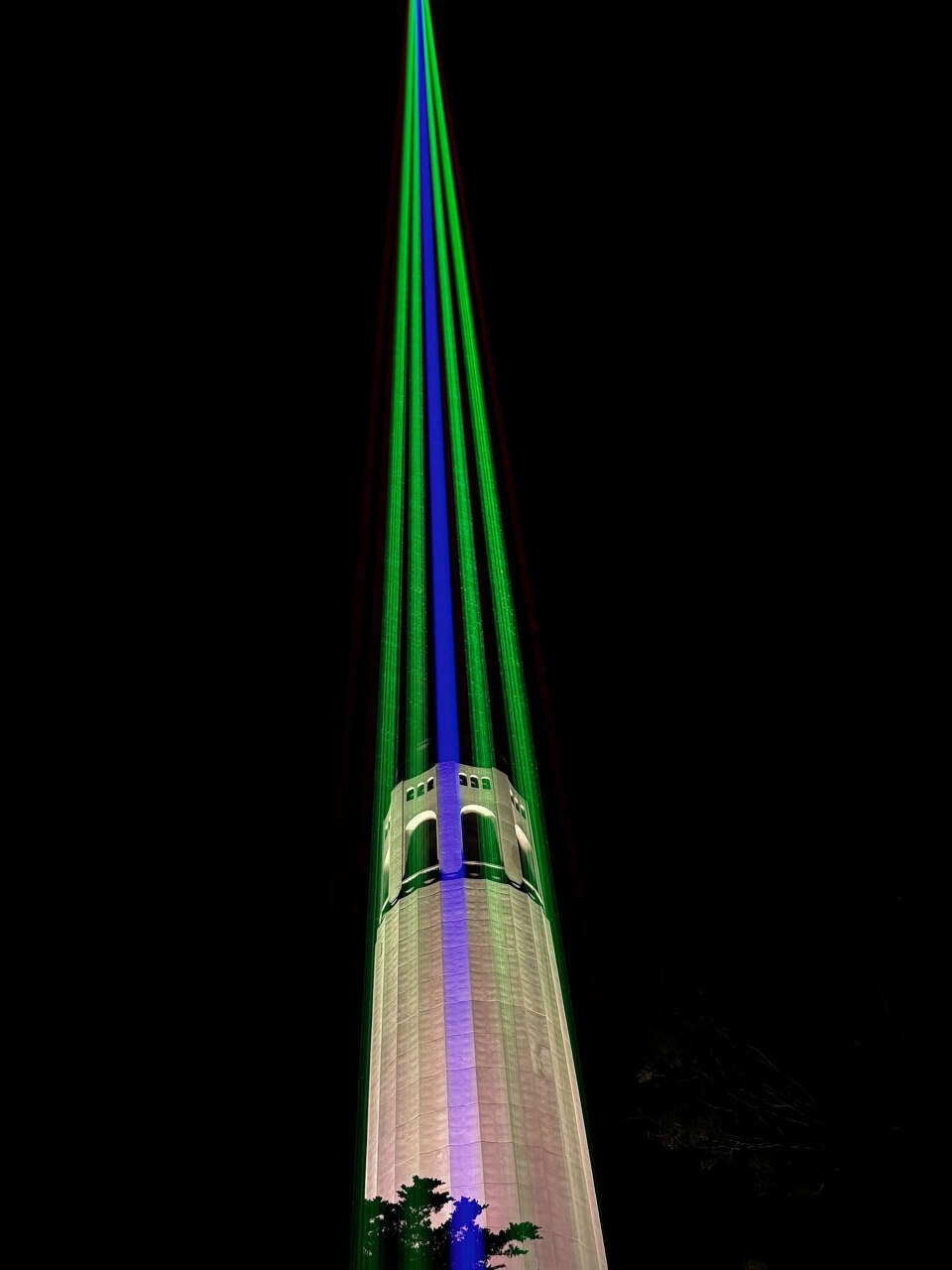Giant, mysterious laser beam appears over San Francisco