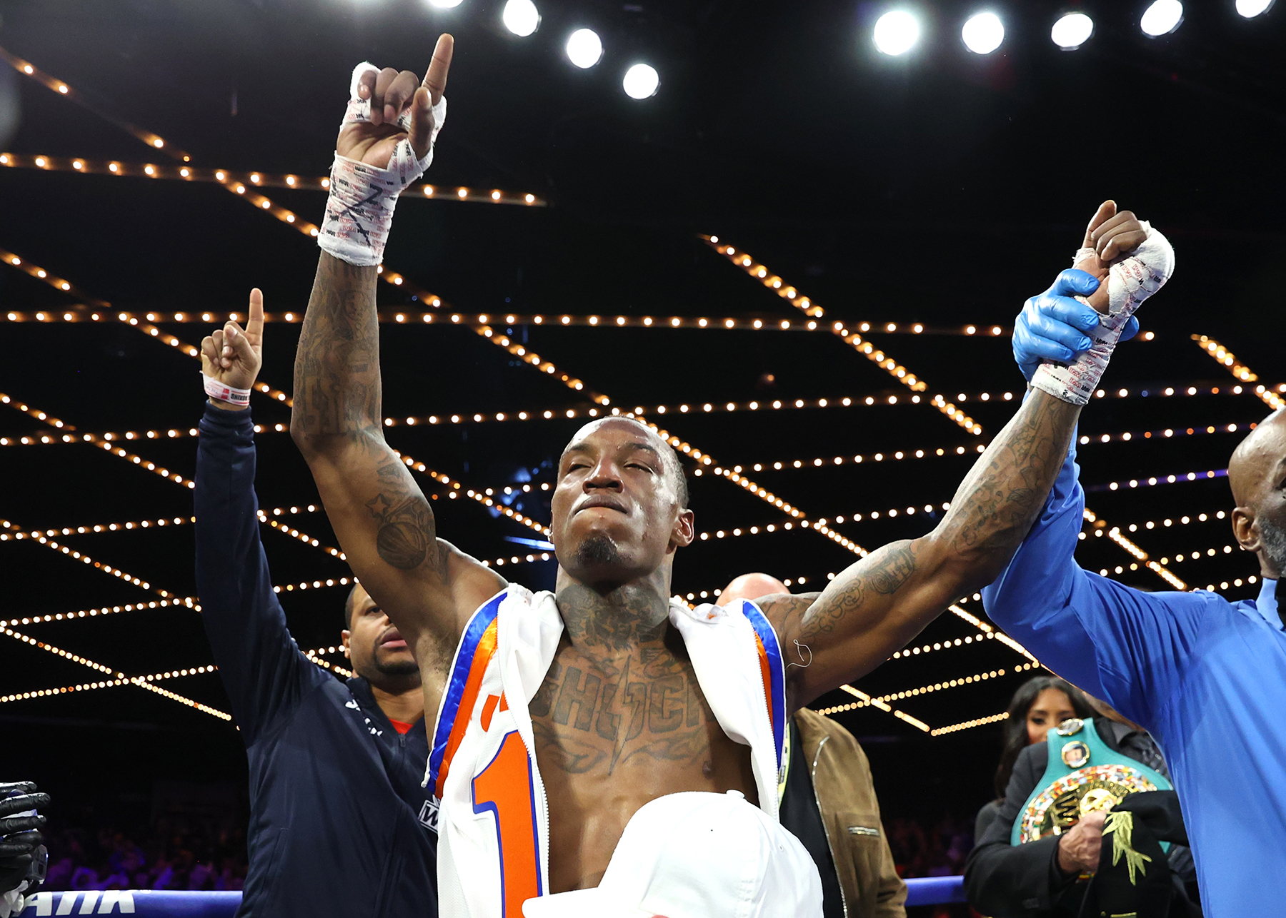 O'Shaquie Foster to defend world boxing title against Robson Conceição