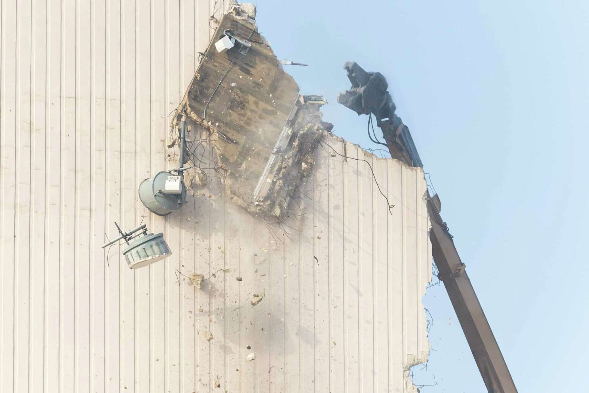 Razing of Wilford Hall Medical Center elicits memories, tears