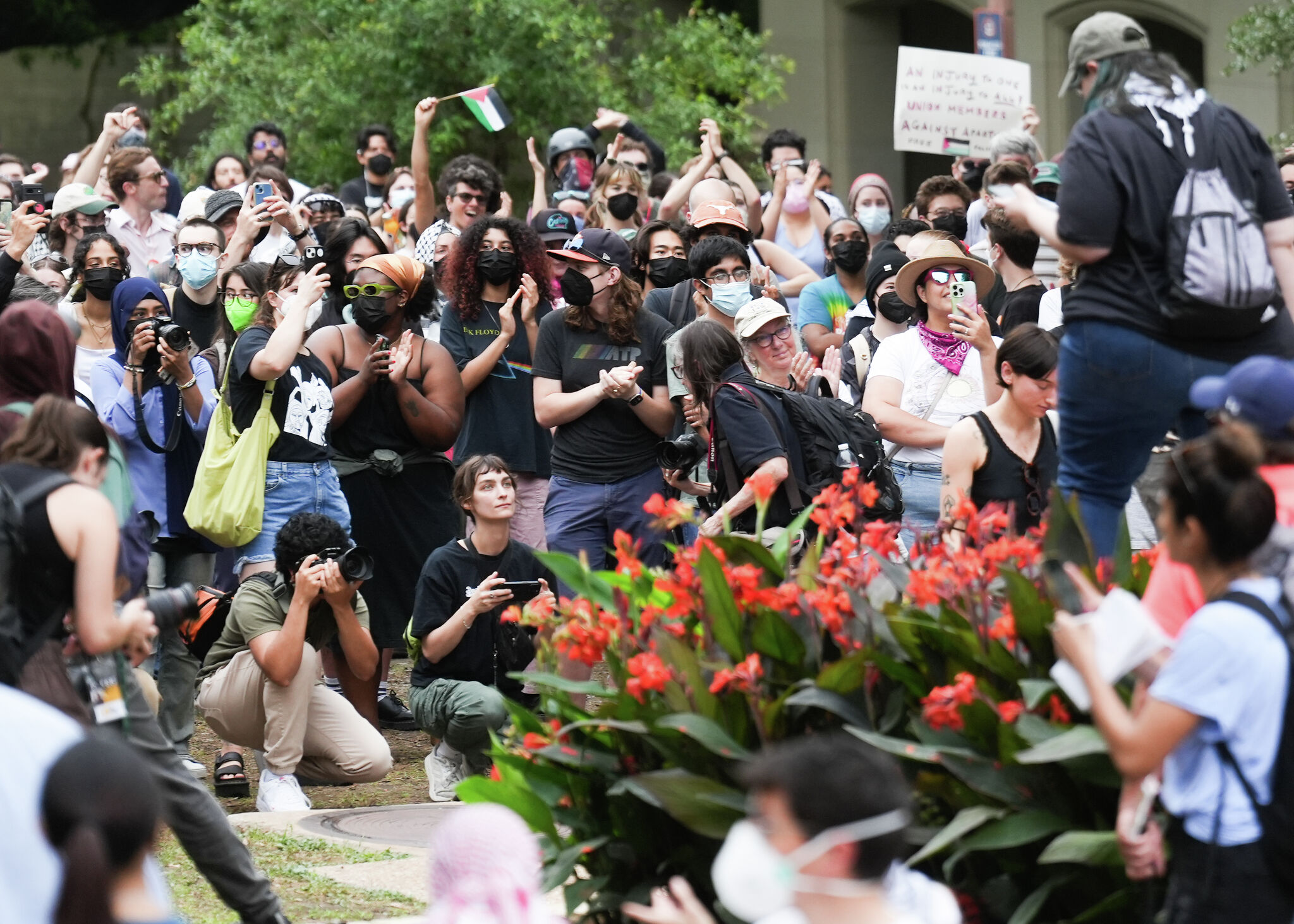 UT Austin professor: Student journalists are brave to cover protests