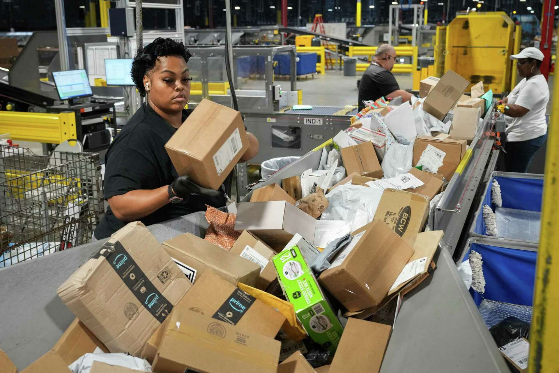 USPS officials provide updates on Missouri City facility