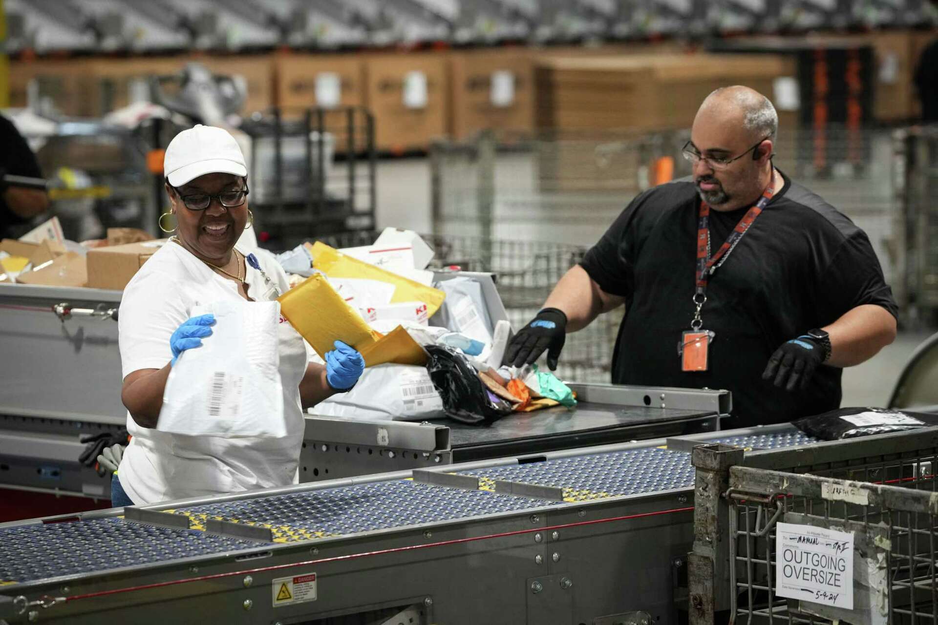 USPS officials provide updates on Missouri City facility