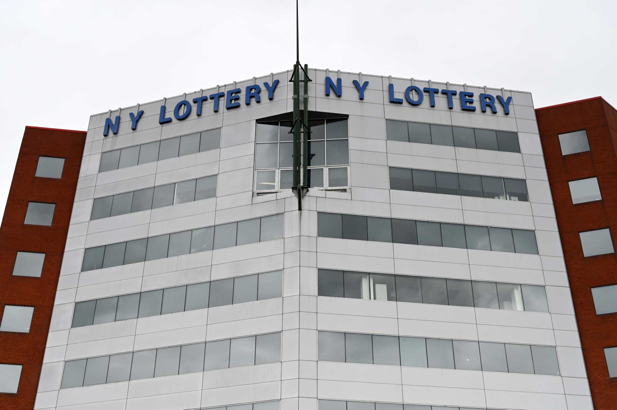 County eyes mostly vacant nine-story Schenectady building as new home