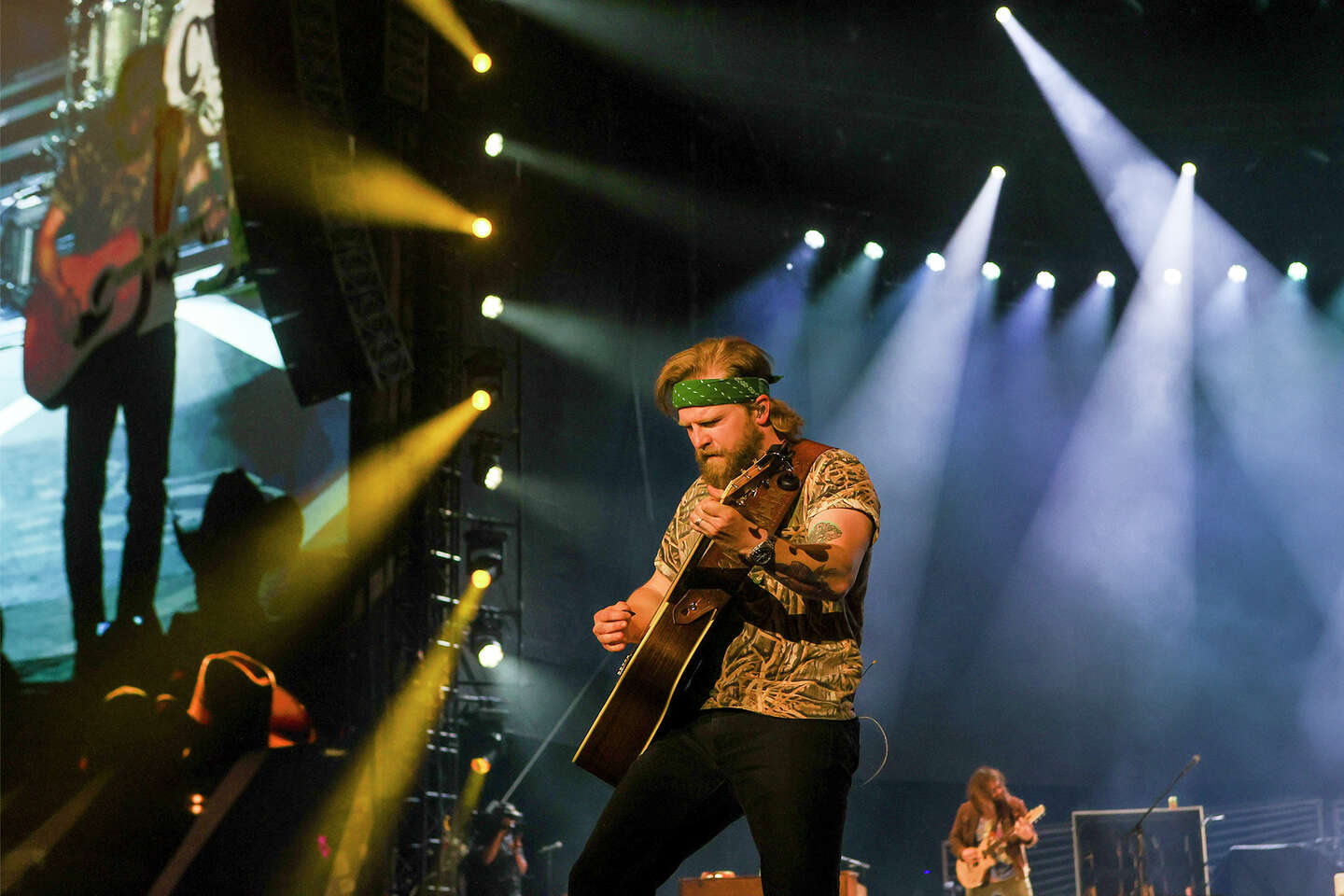 Review: Luke Combs hits San Antonio fans like a hurricane