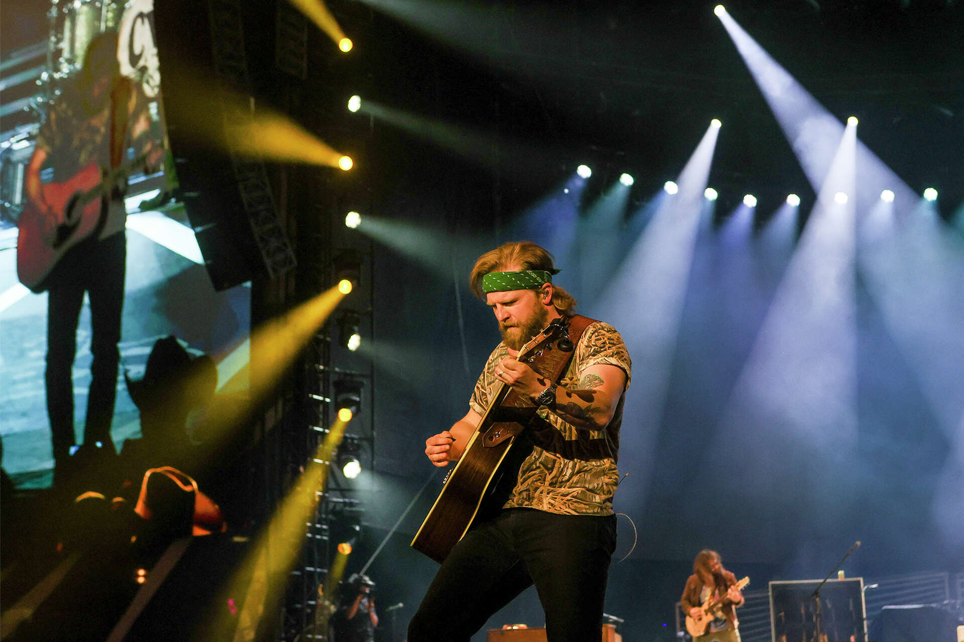 Review: Luke Combs hits San Antonio fans like a hurricane