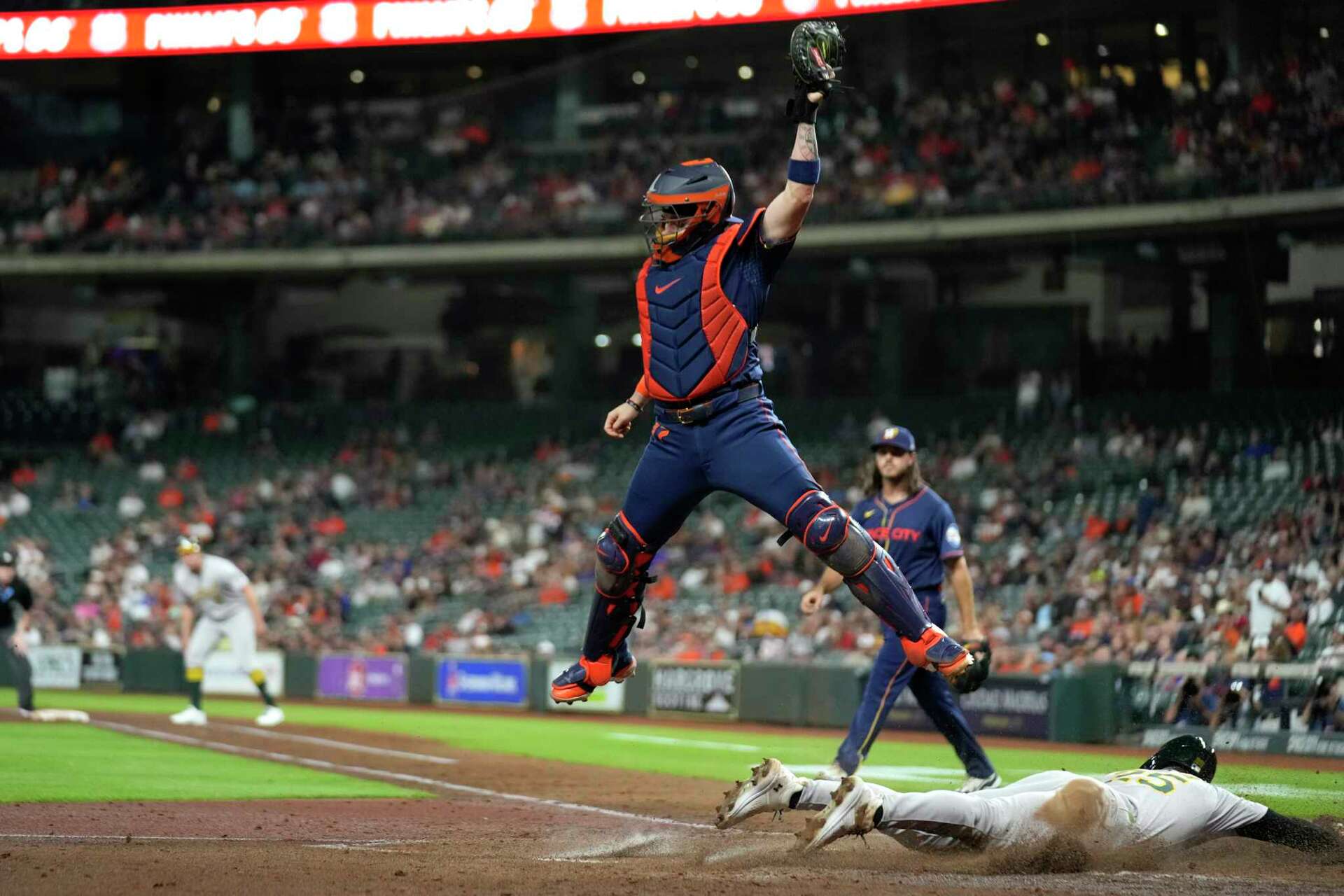 Houston Astros: Alex Bregman hits two home runs in rout of A's