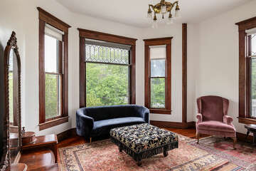 Lockhart 'Judge’s House' mansion hits market for $1.1M