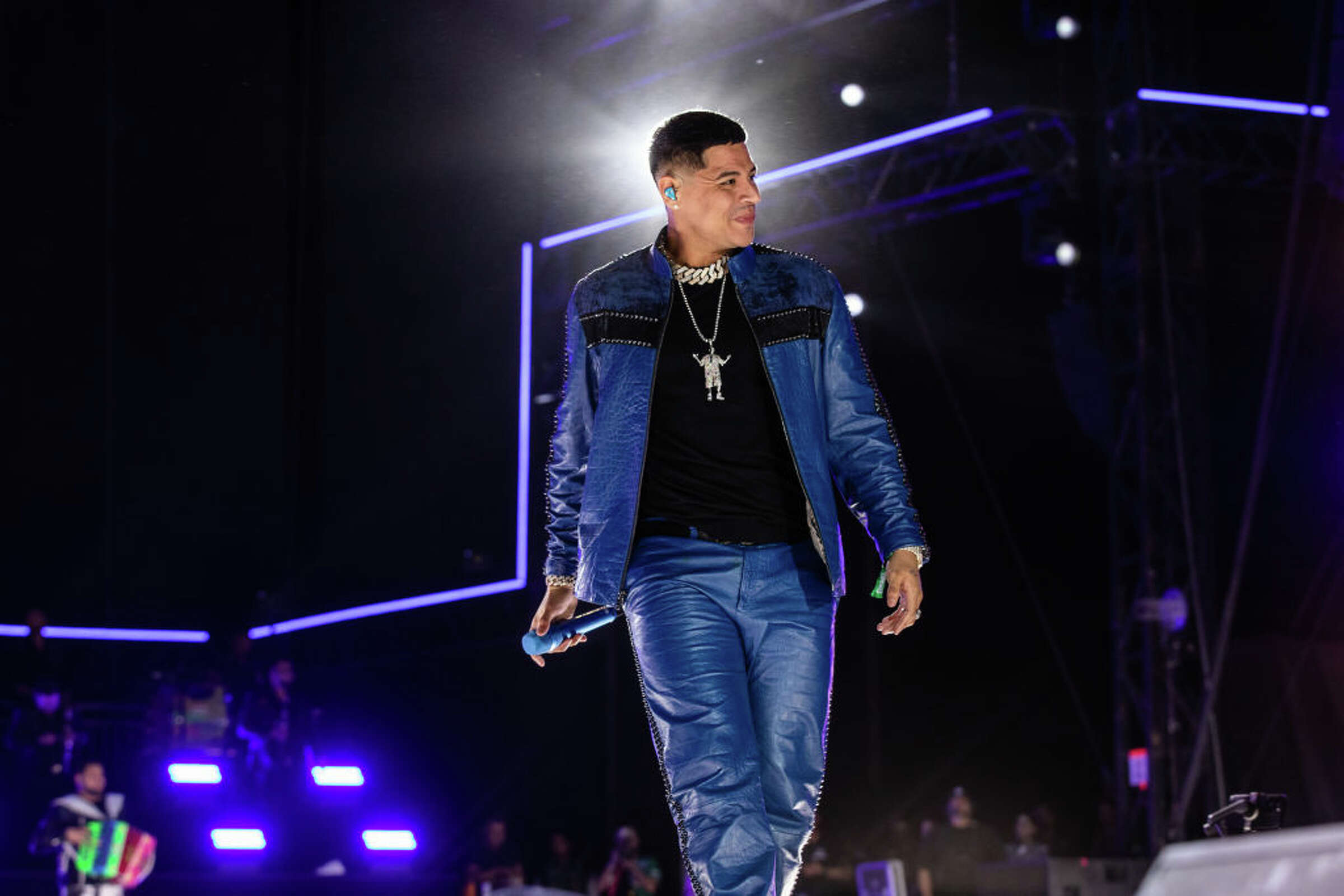 Grupo Firme lead singer ripped off after San Antonio concert