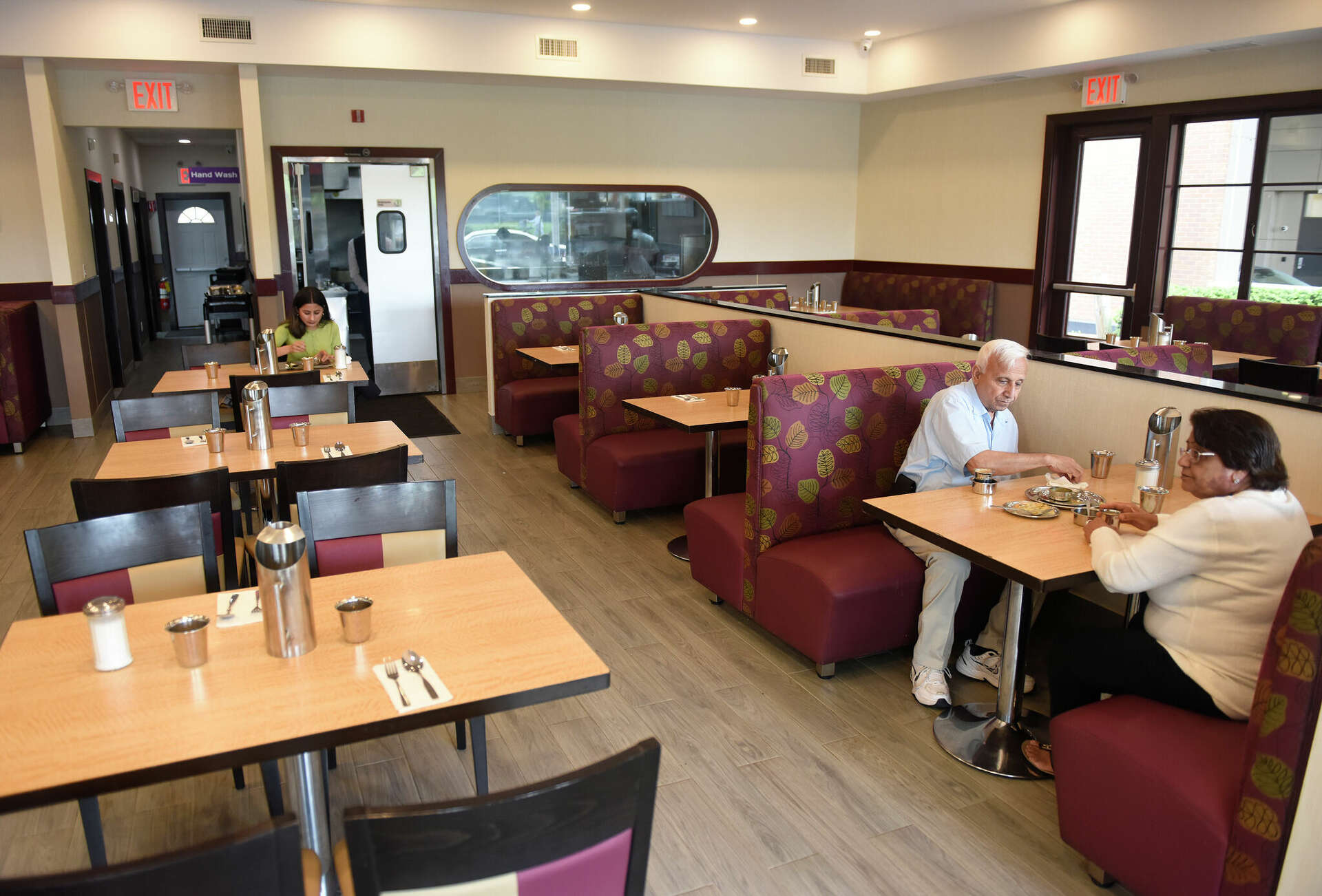 Saravanaa Bhavan opens first CT restaurant in downtown Stamford