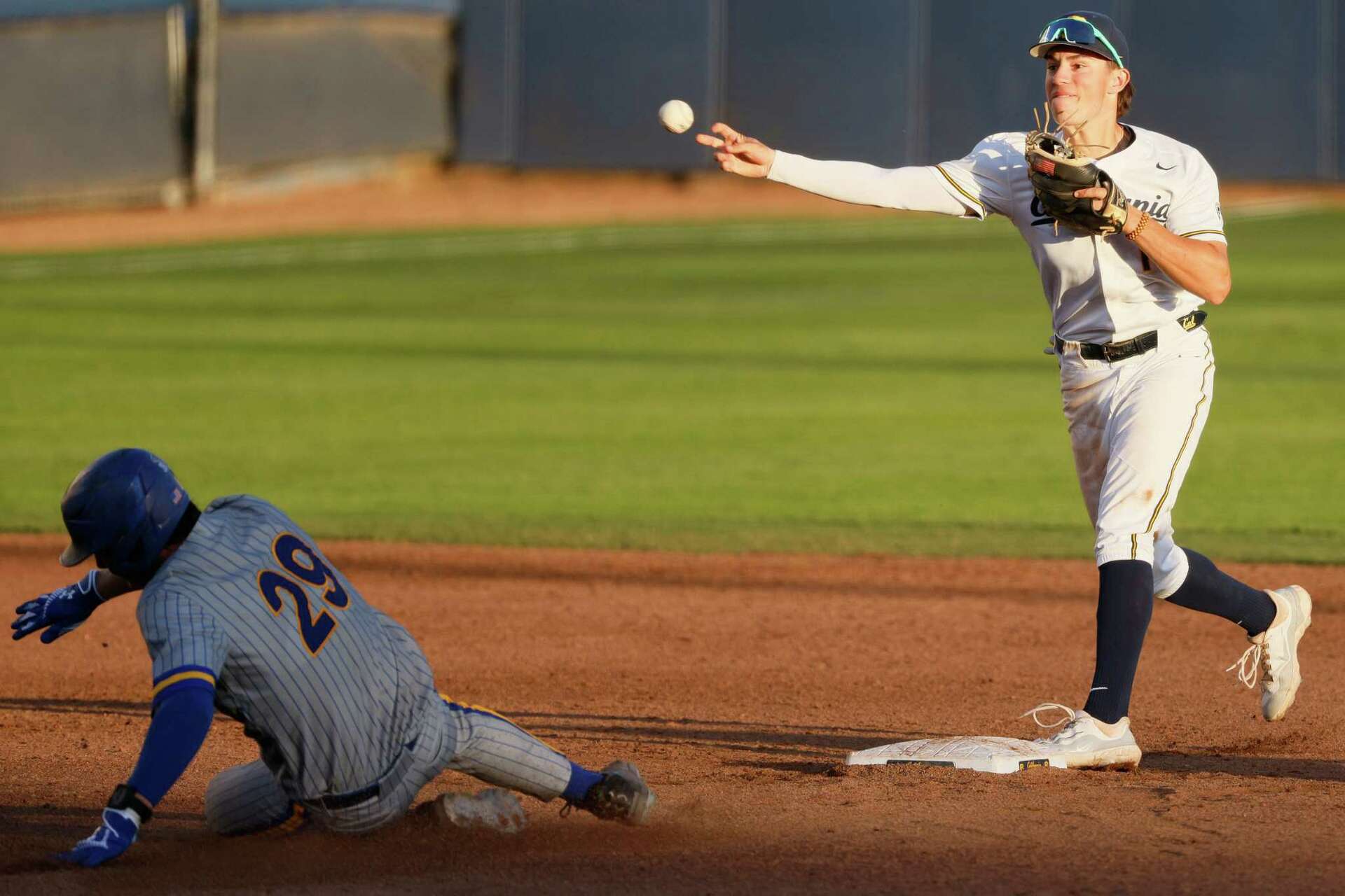 Cal baseball’s freshman middle infield has Bears vying for regional