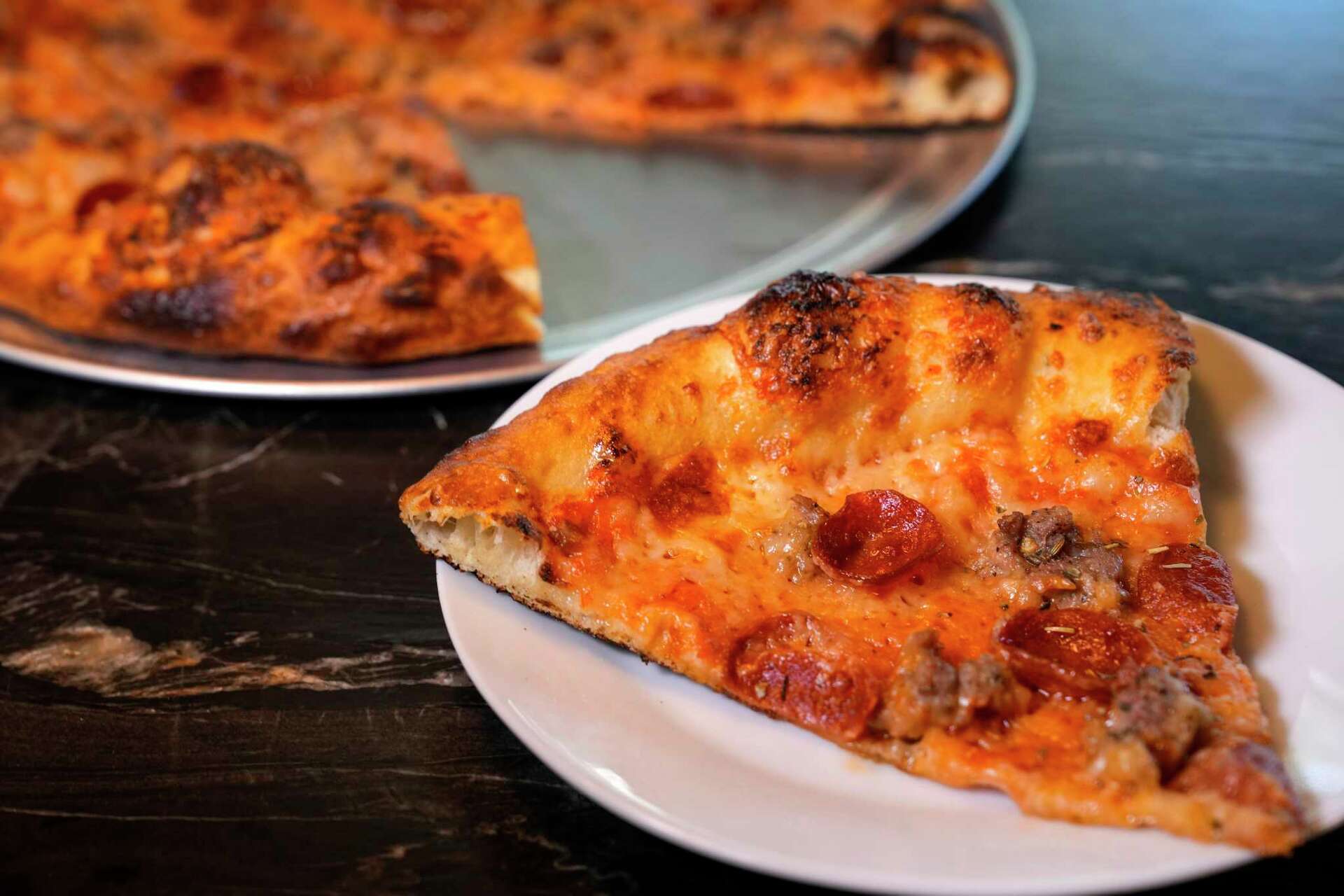 Houston restaurant Jonathan’s the Rub opens in East End with pizza