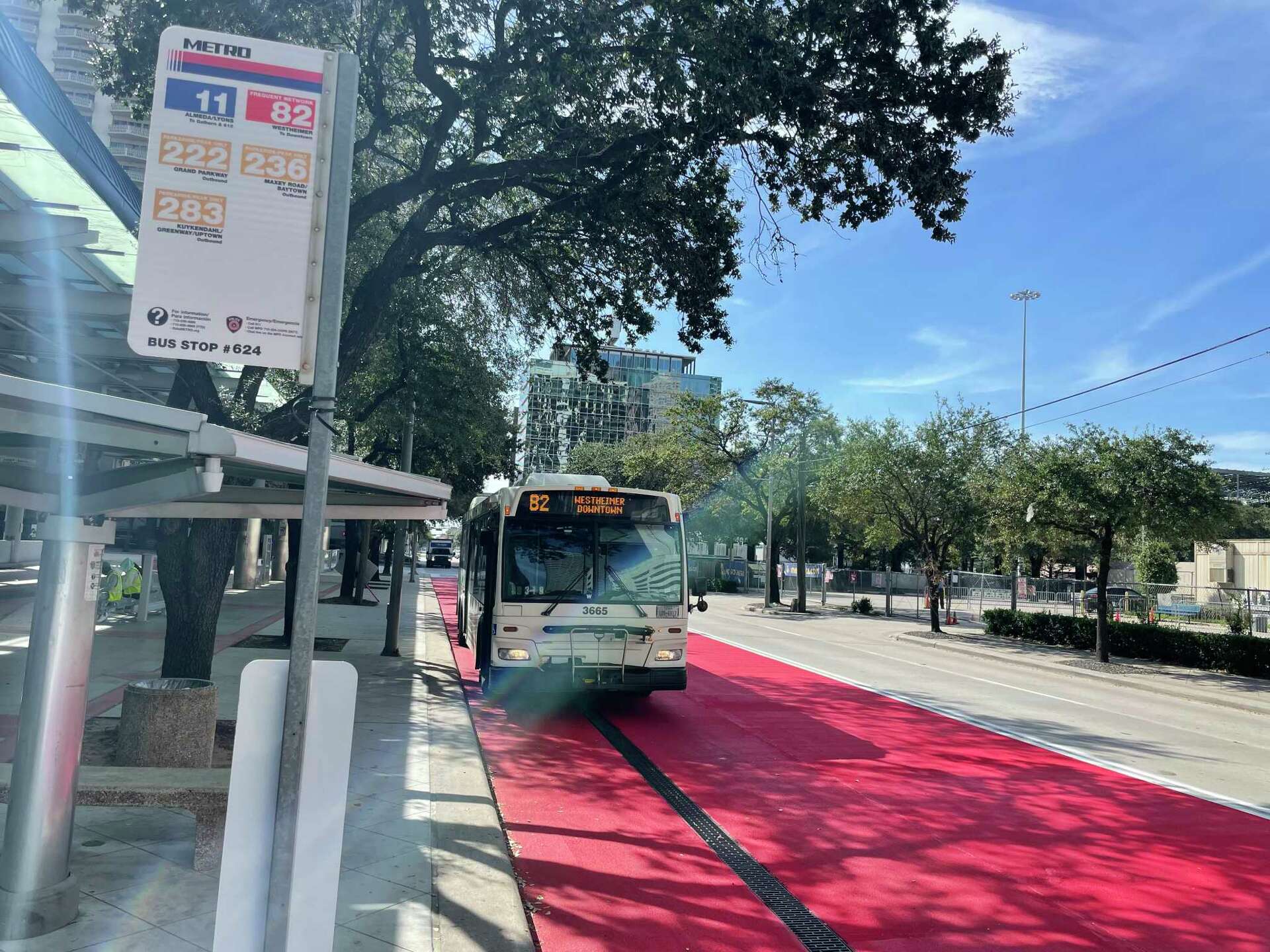 Metro removing red lanes in downtown Houston, citing costs