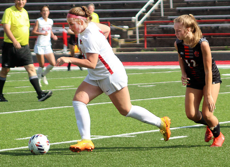 Edwardsville win over Alton means berth in 3A soccer regional final