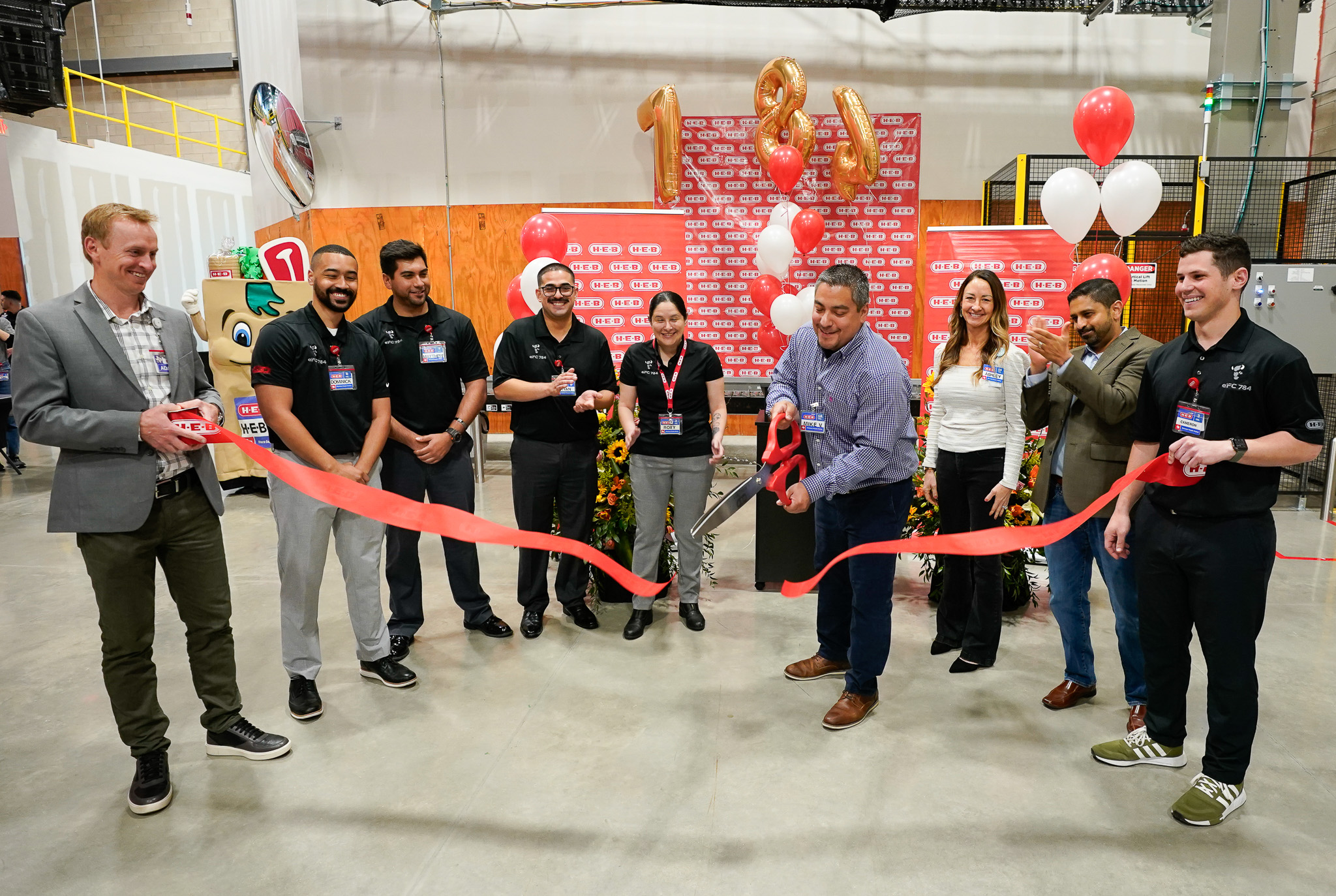 H-E-B opens massive eCommerce center near San Antonio