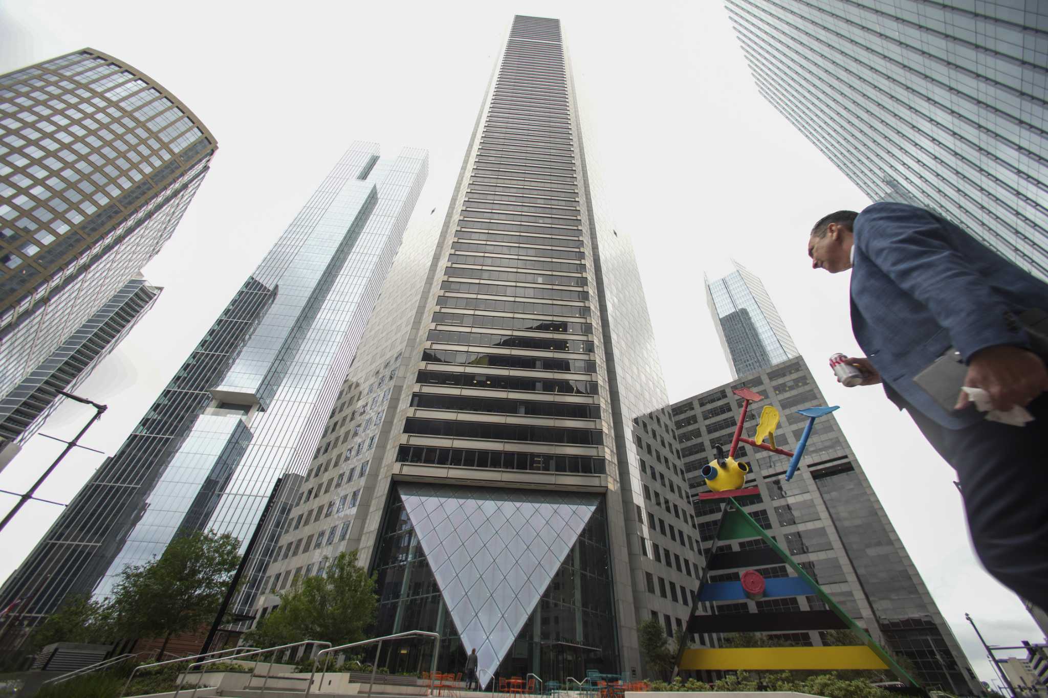 Crescent and SilverBow to merge in $2B deal focused on Eagle Ford