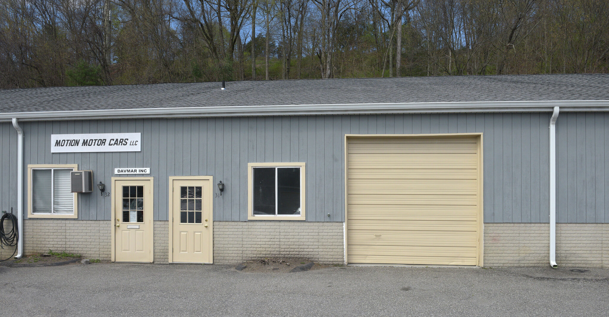 New Milford approves specialty car dealership, repair shop