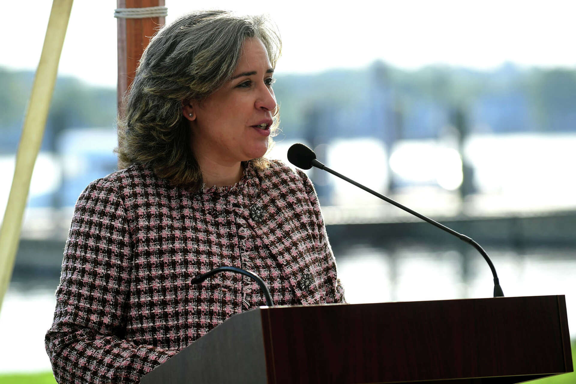 Norwalk superintendent gets raise, 45 days off in new, $406K contract