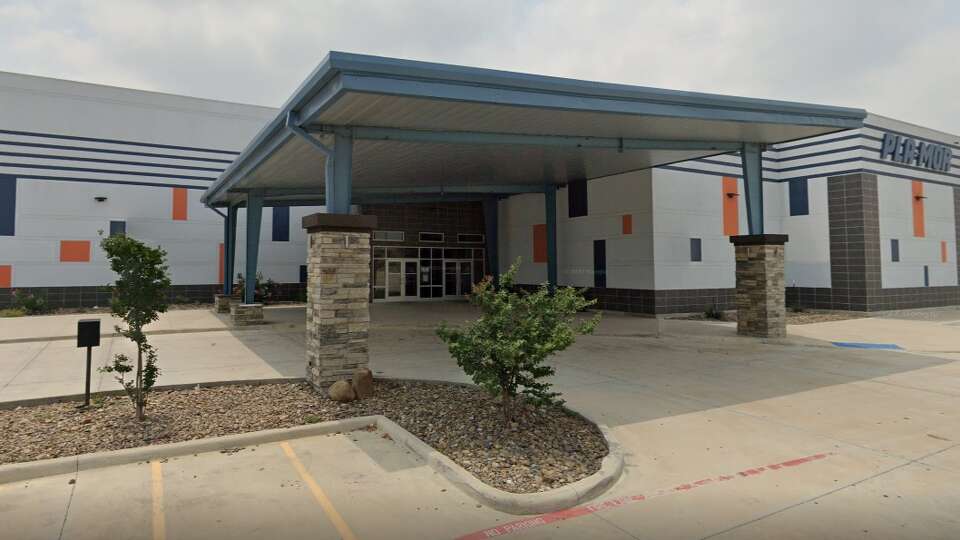 Laredo veterans to host Pla-Mor fundraiser for Lozano’s Olympic bid