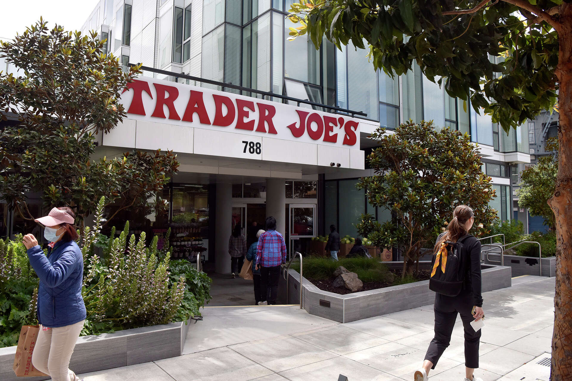'Change my life': New SF grocery store opens after 10-year wait