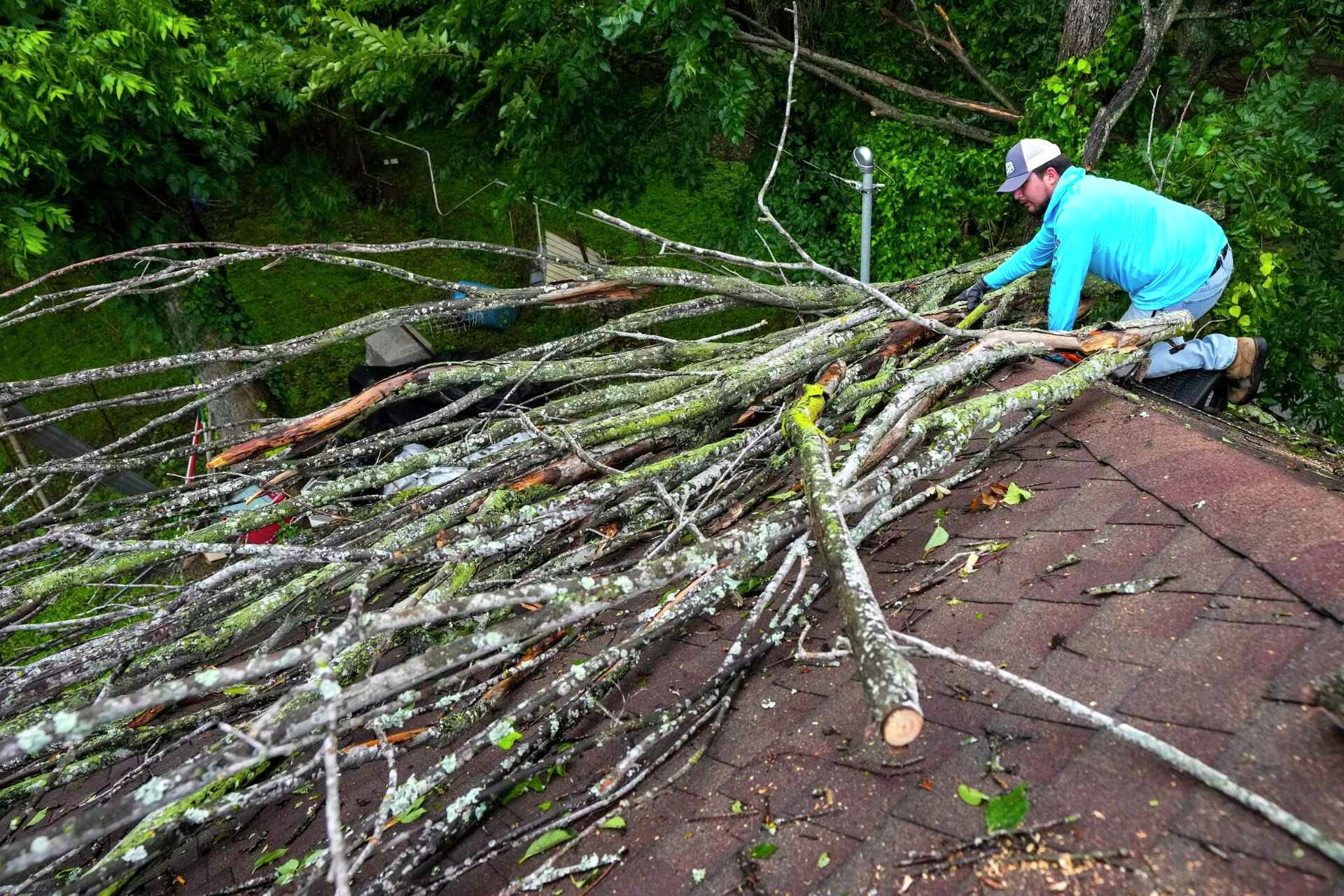 At least 7 now dead following Houston storms