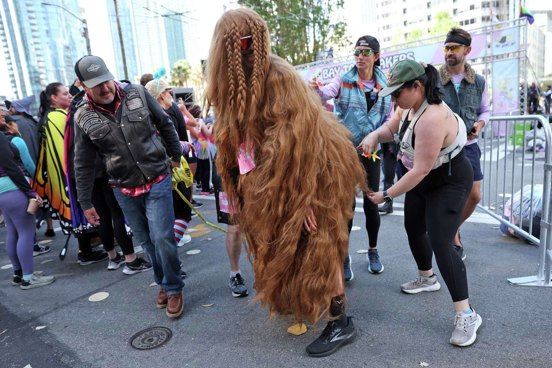 Bay to Breakers: Thousands hit streets for ‘a very San Francisco race’