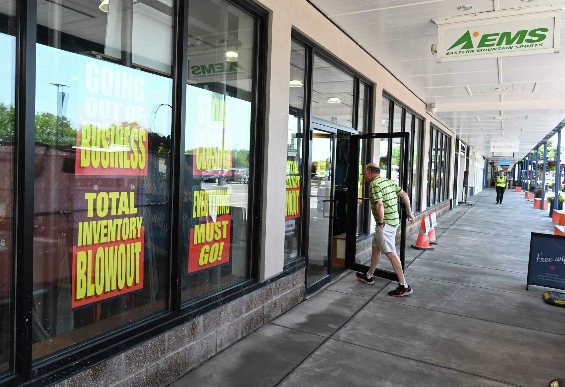 EMS plans to close store in Stuyvesant Plaza