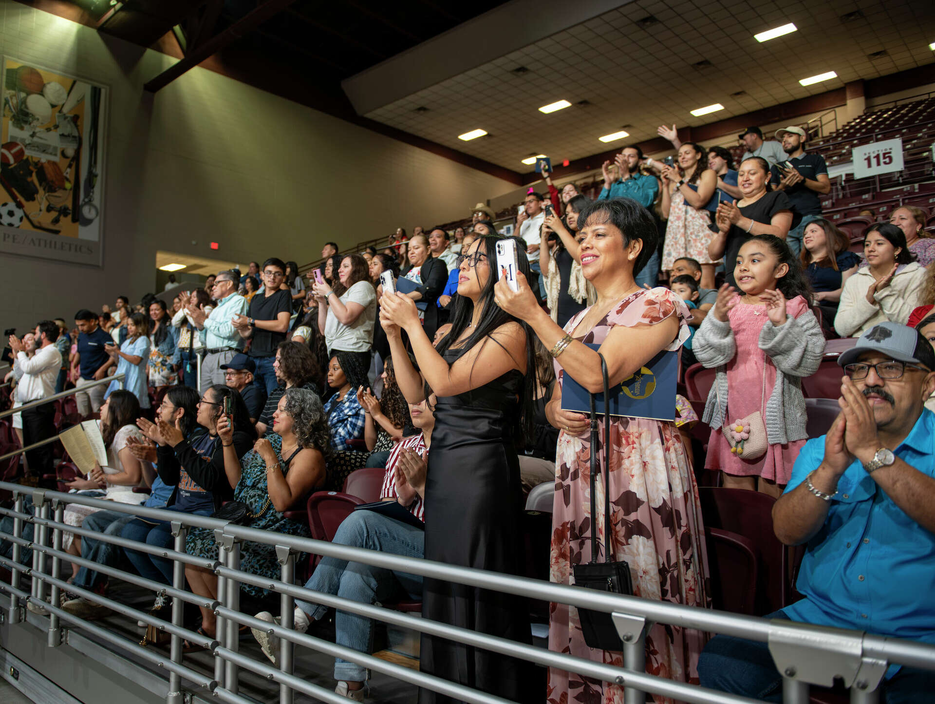 Lone Star College fuses graduation, Latino culture in Spanish ceremony