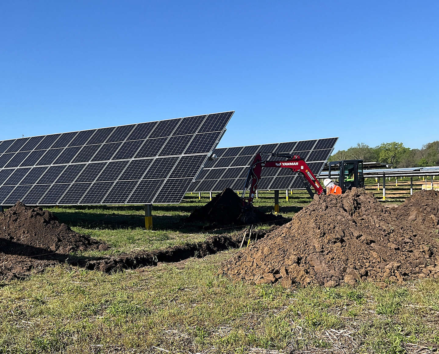 Second solar farm nears completion in Edwardsville IL