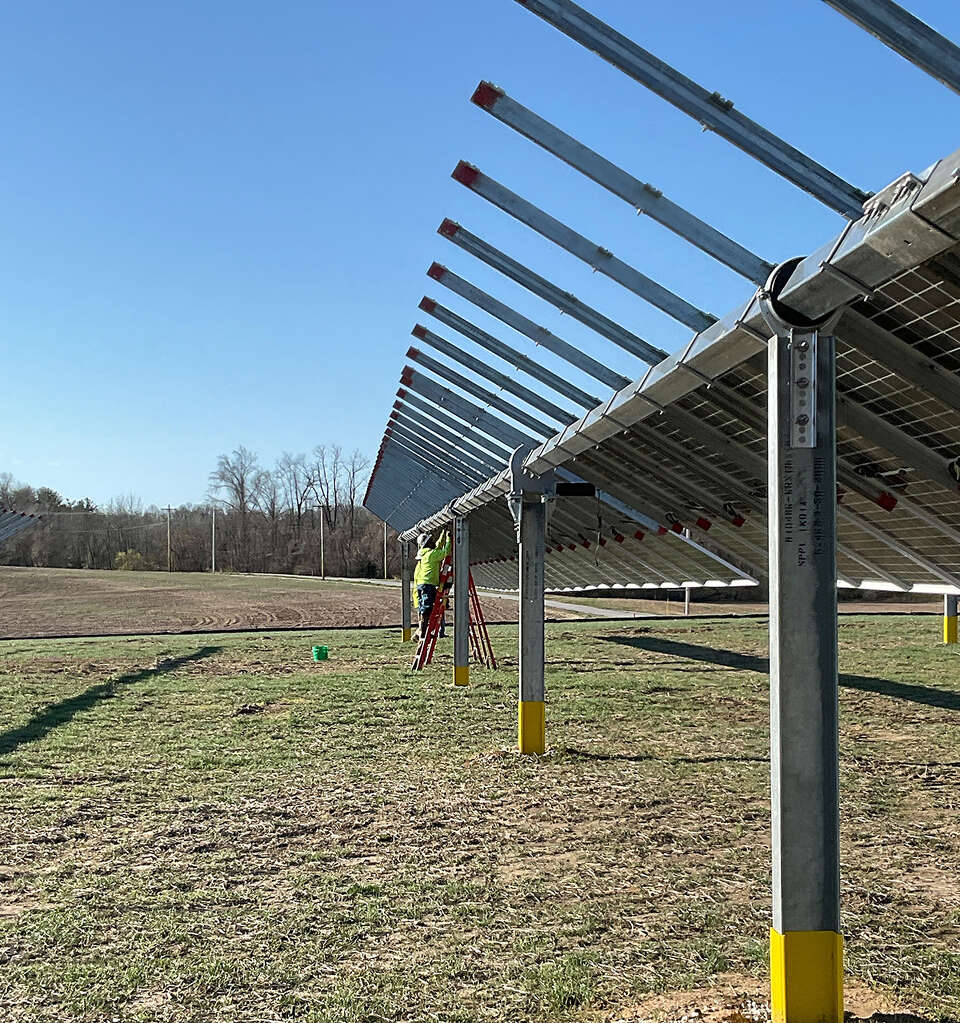 Second solar farm nears completion in Edwardsville IL