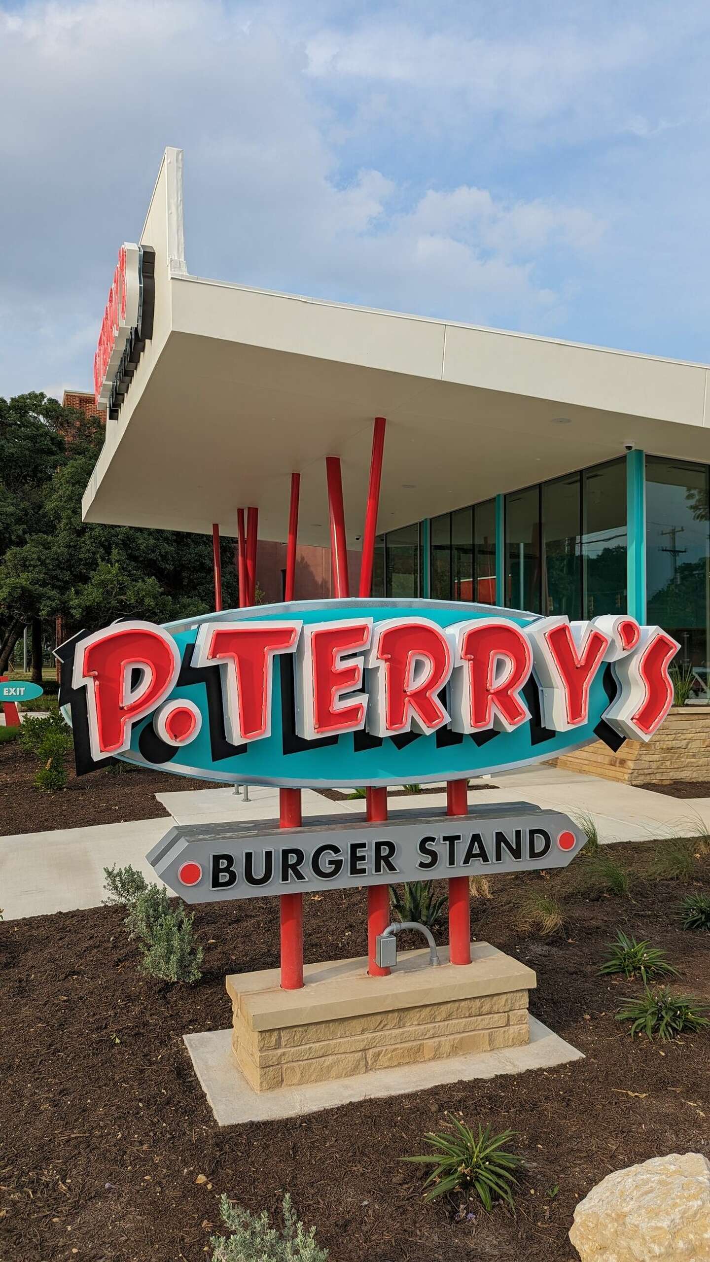 P. Terry's Burger Stand opens fifth new location in San Antonio