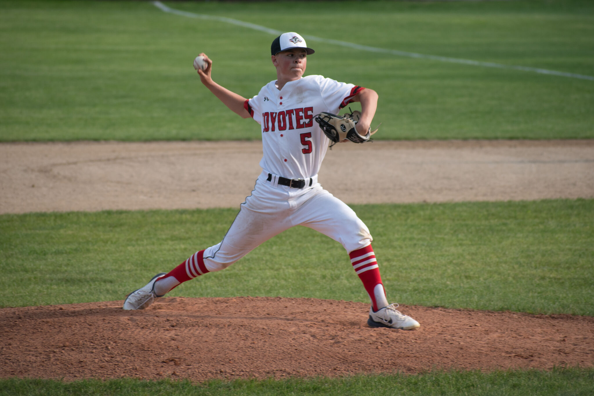 Reed City basebeall splits with White Cloud