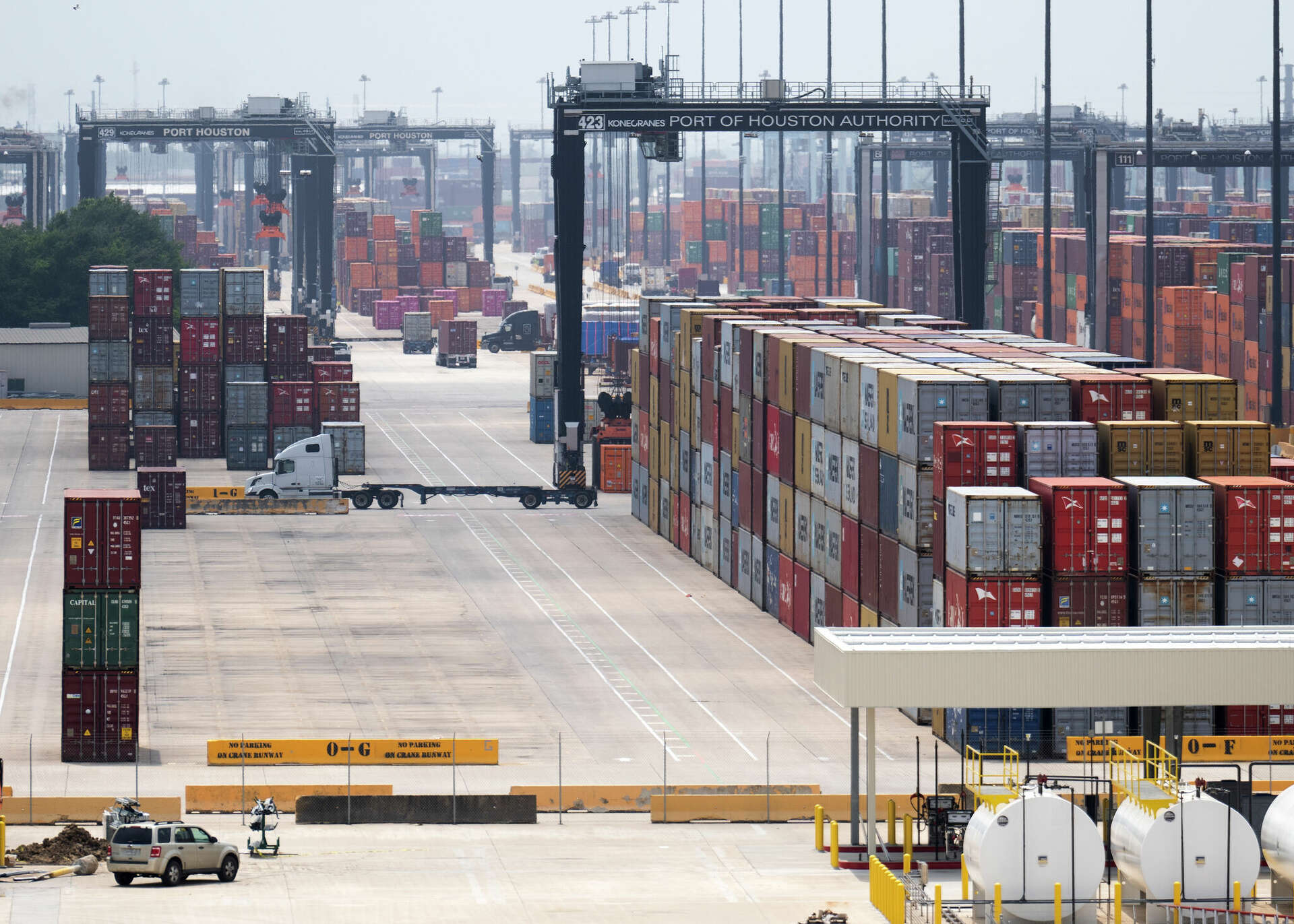 Port Houston readies for work stoppage as longshoremen's strike looms