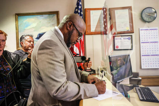 Ousted Oakland Police Chief Runs For City Council Seat As He Sues City
