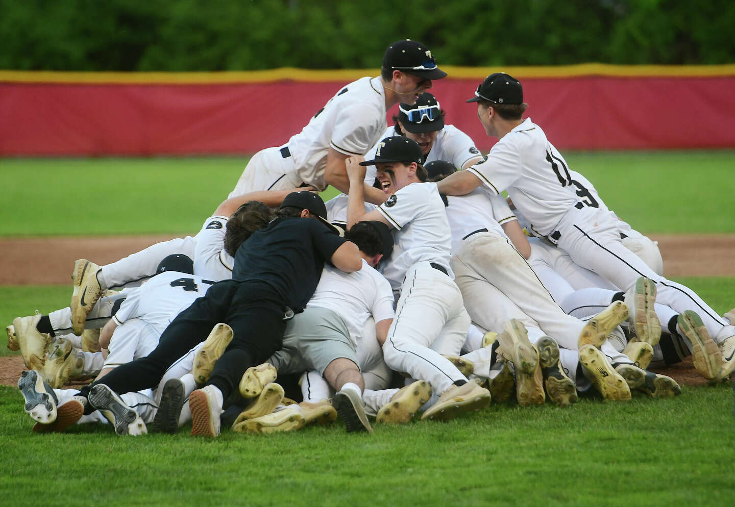 Behind Schuelke Trumbull wins first FCIAC baseball title since 2012